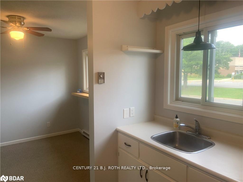 4 - 510 MUSKOKA BEACH Road, Gravenhurst, ON P1P 1N2