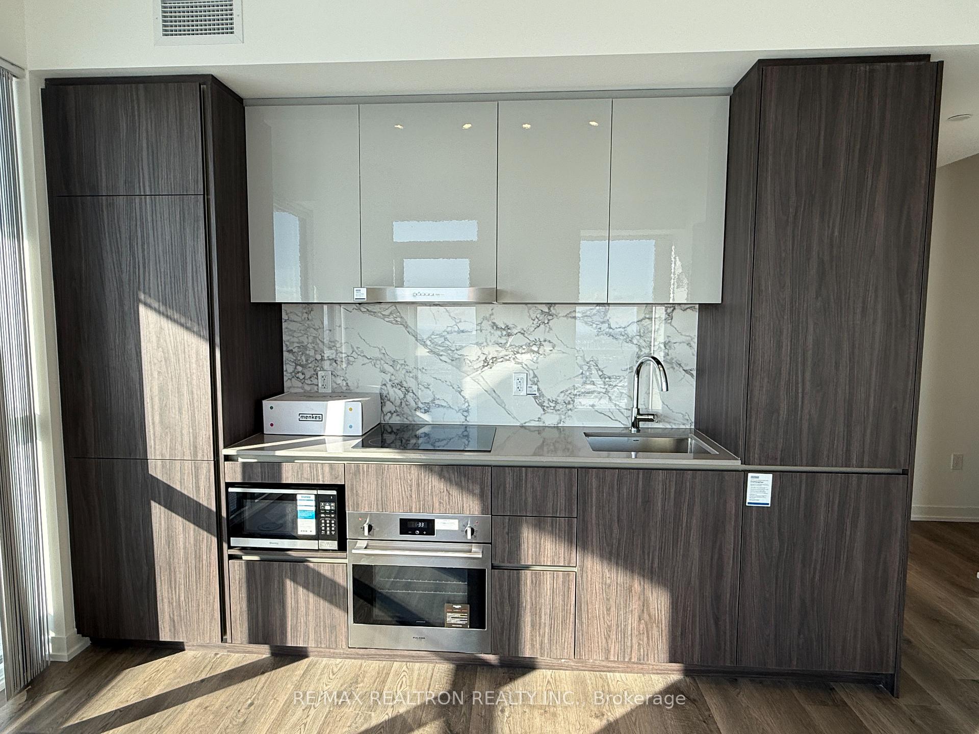 5112 - 8 Interchange Way, Vaughan, ON L4K 5Z7