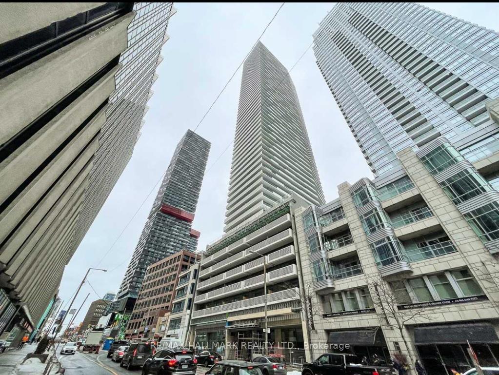 512 - 2221 Yonge Street, Toronto, ON M4S 0B8
