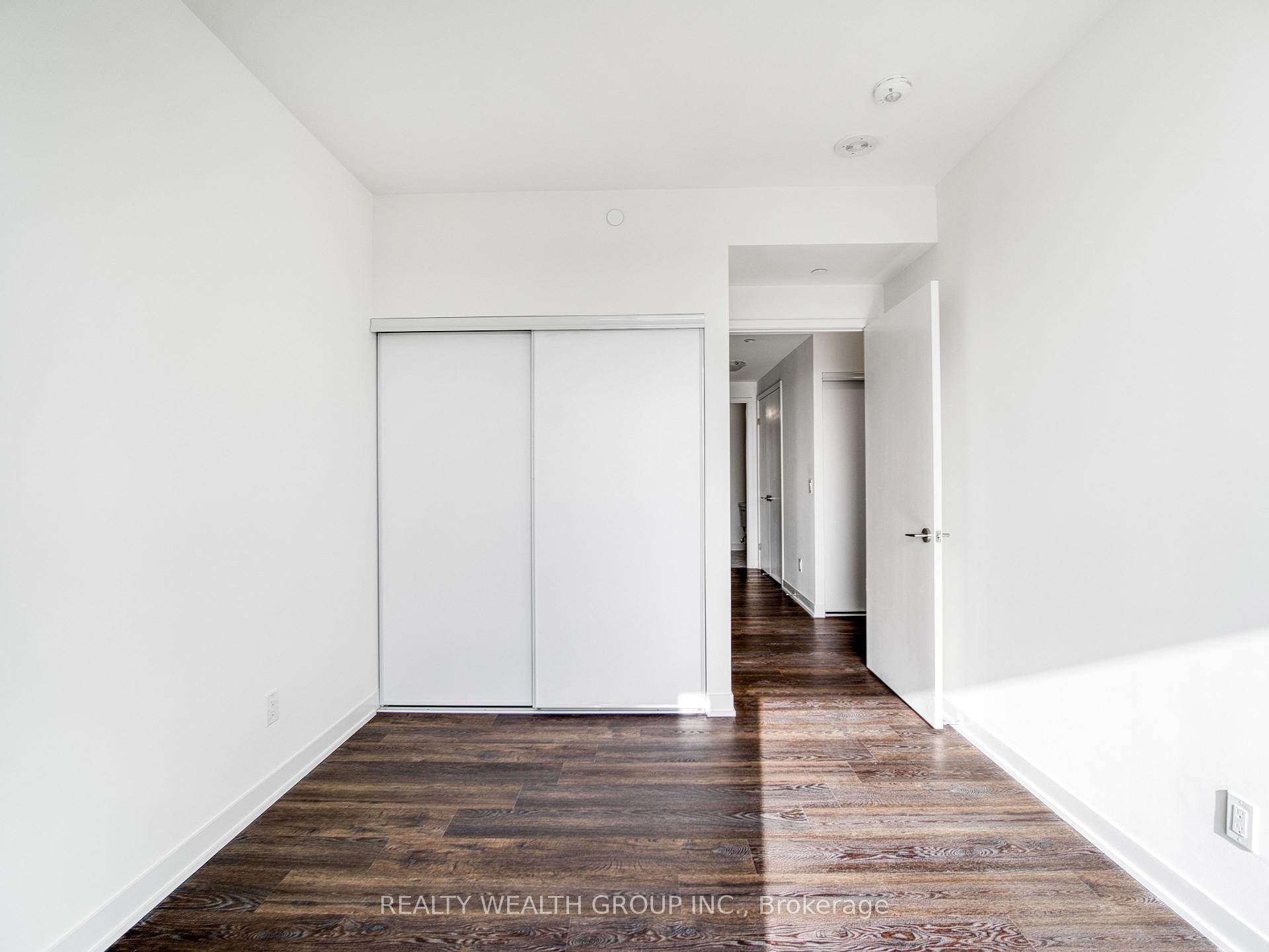 512 - 6 David Eyer Road, Richmond Hill, ON L4S 0N5