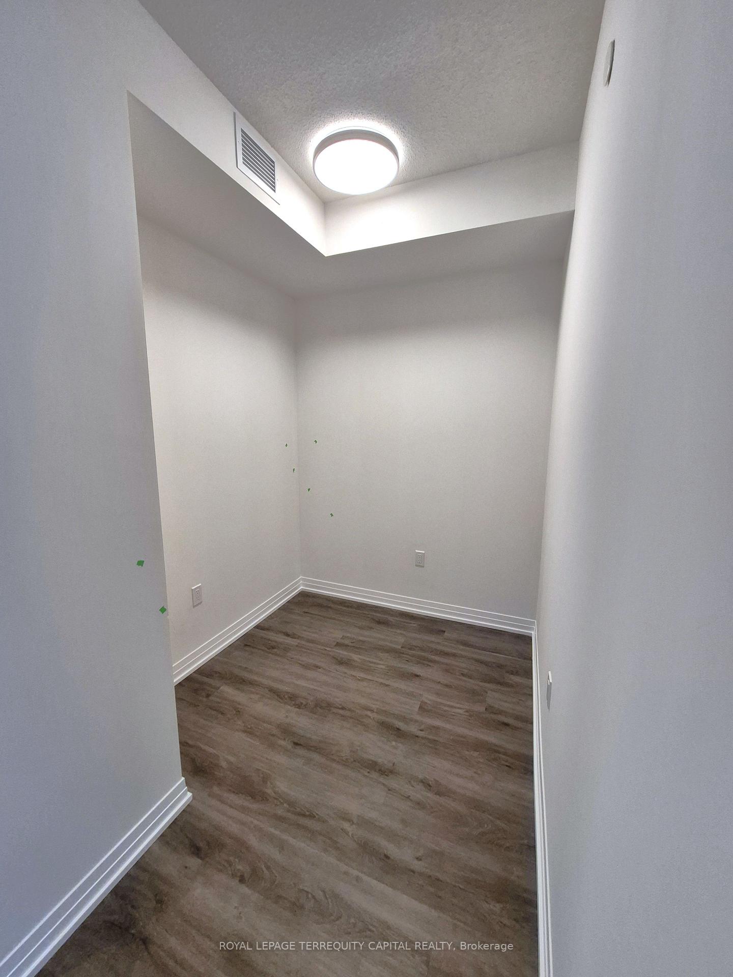 513 - 15 Watergarden Drive, Mississauga, ON L5R 1B2