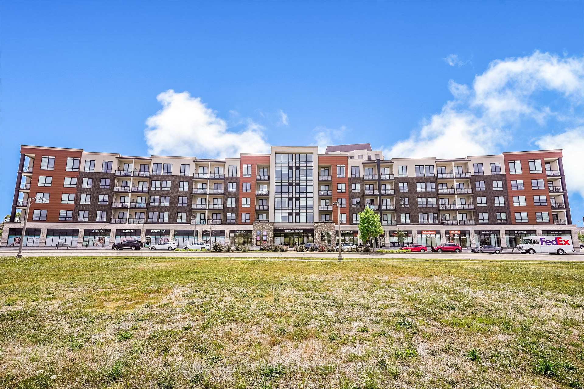 513 - 150 Oak Park Boulevard, Oakville, ON L6H 3P2