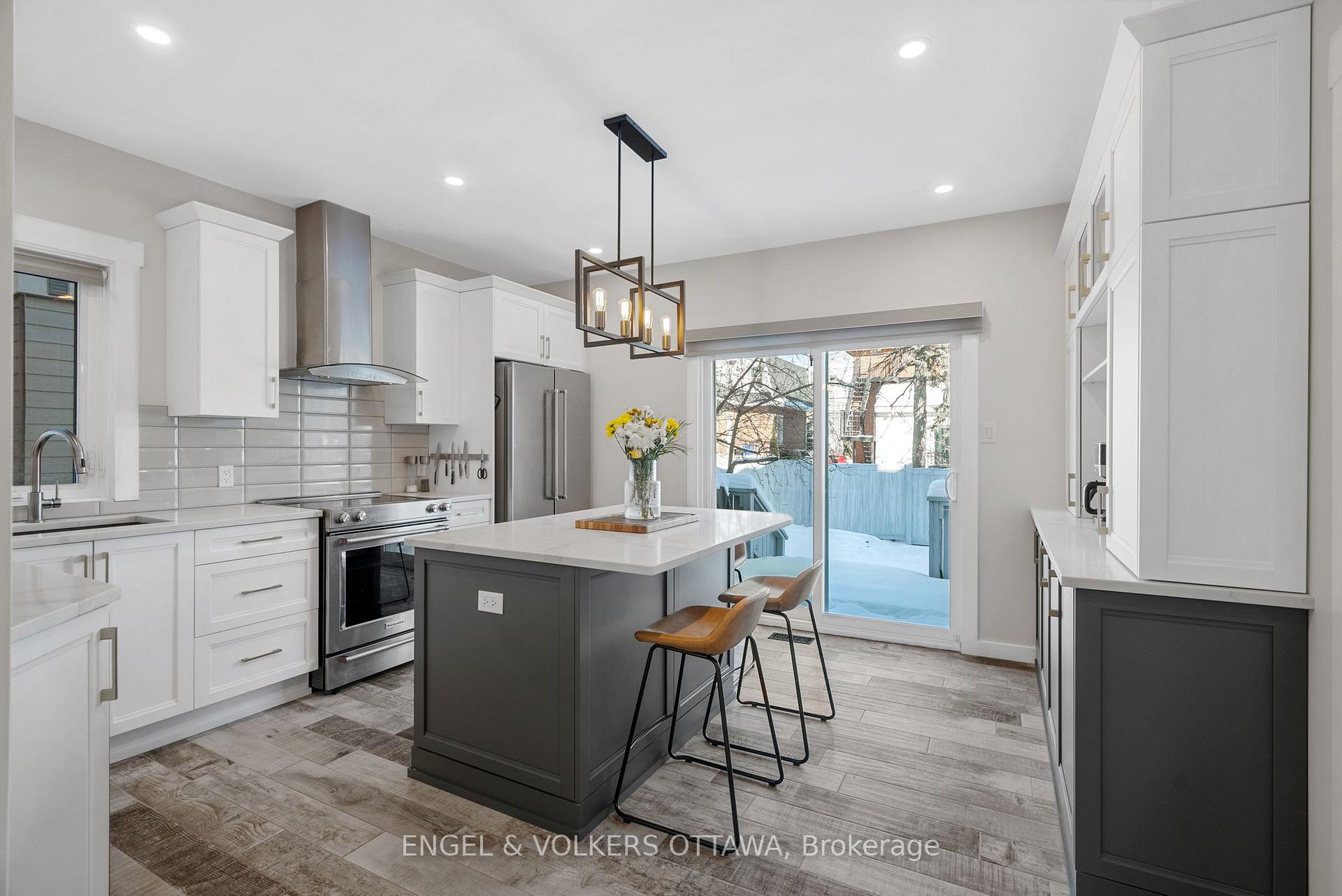513 Edison Avenue, Carlingwood - Westboro and Area, ON K2A 1V3