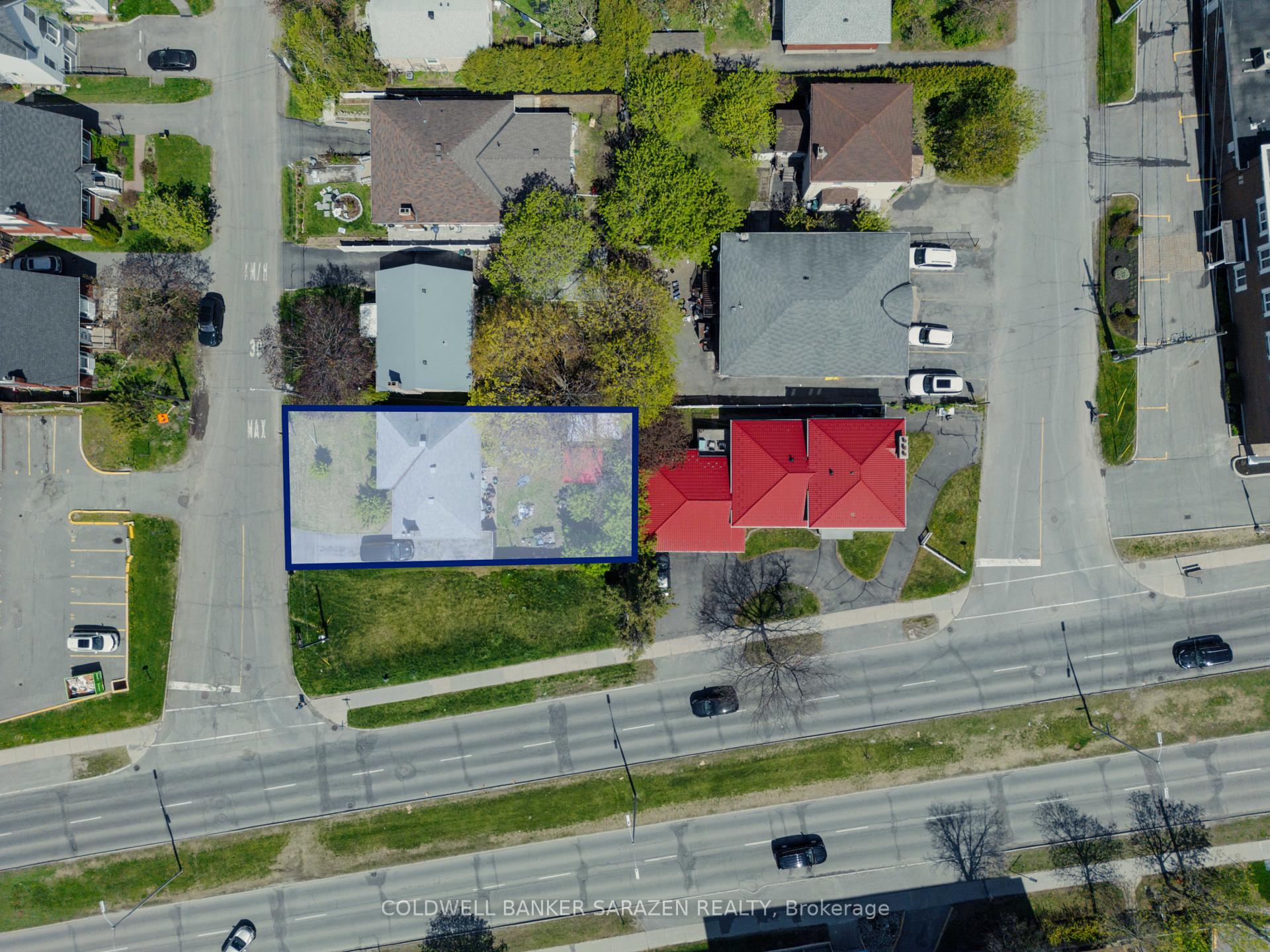 513 Hartleigh Avenue, Woodroffe, ON K2B 5J5