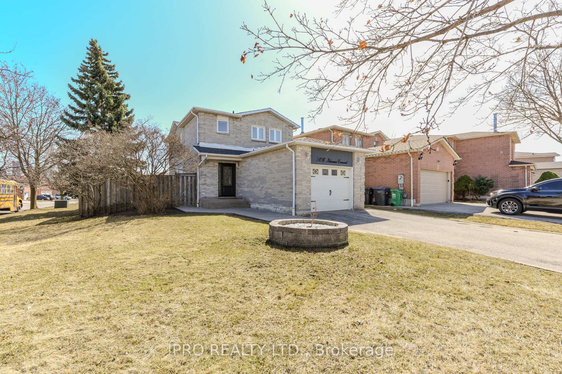 5136 Palomar Crescent, Mississauga, ON L5R 2X4