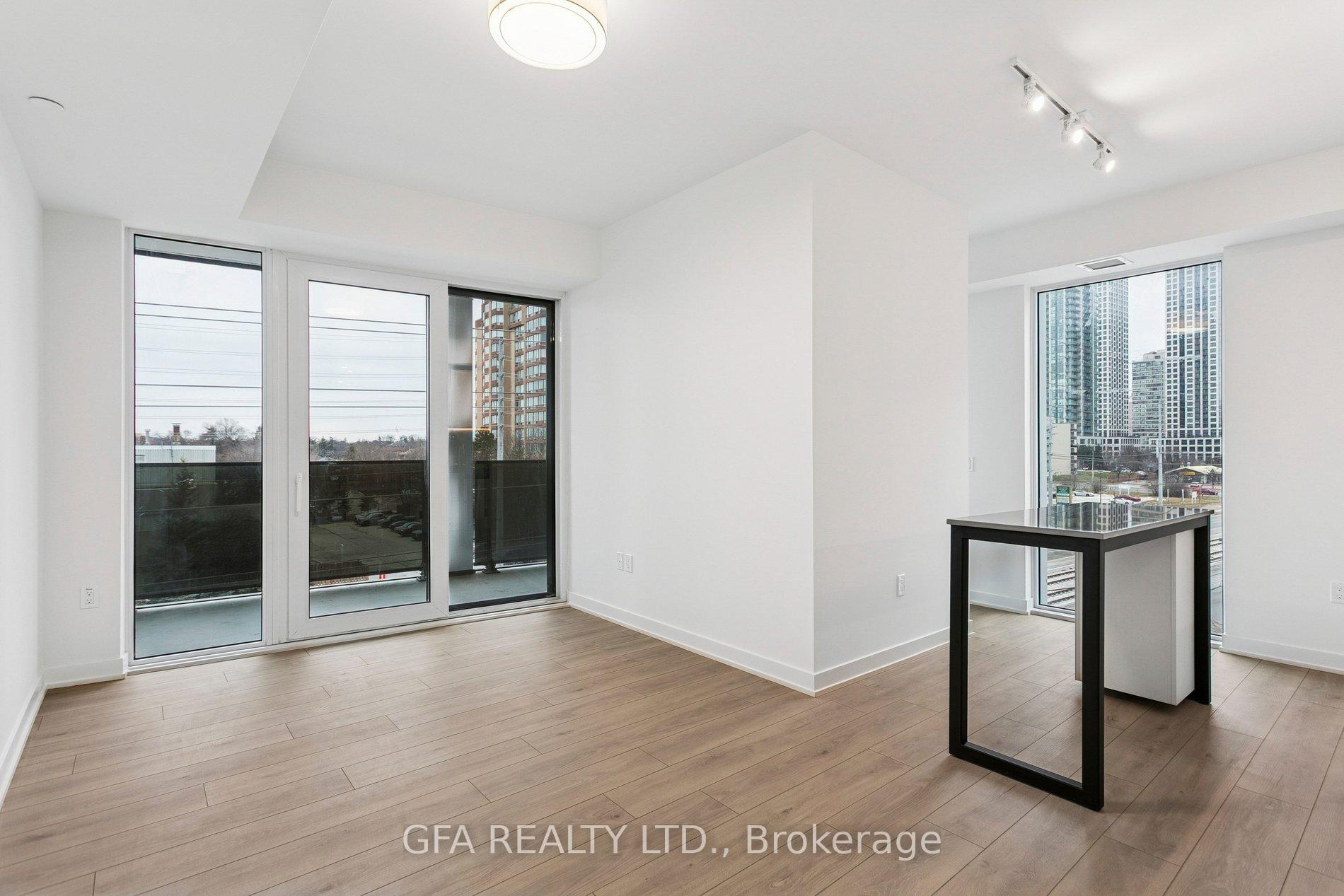 514 - 1 Fairview Road E, Mississauga, ON L5A 0B4