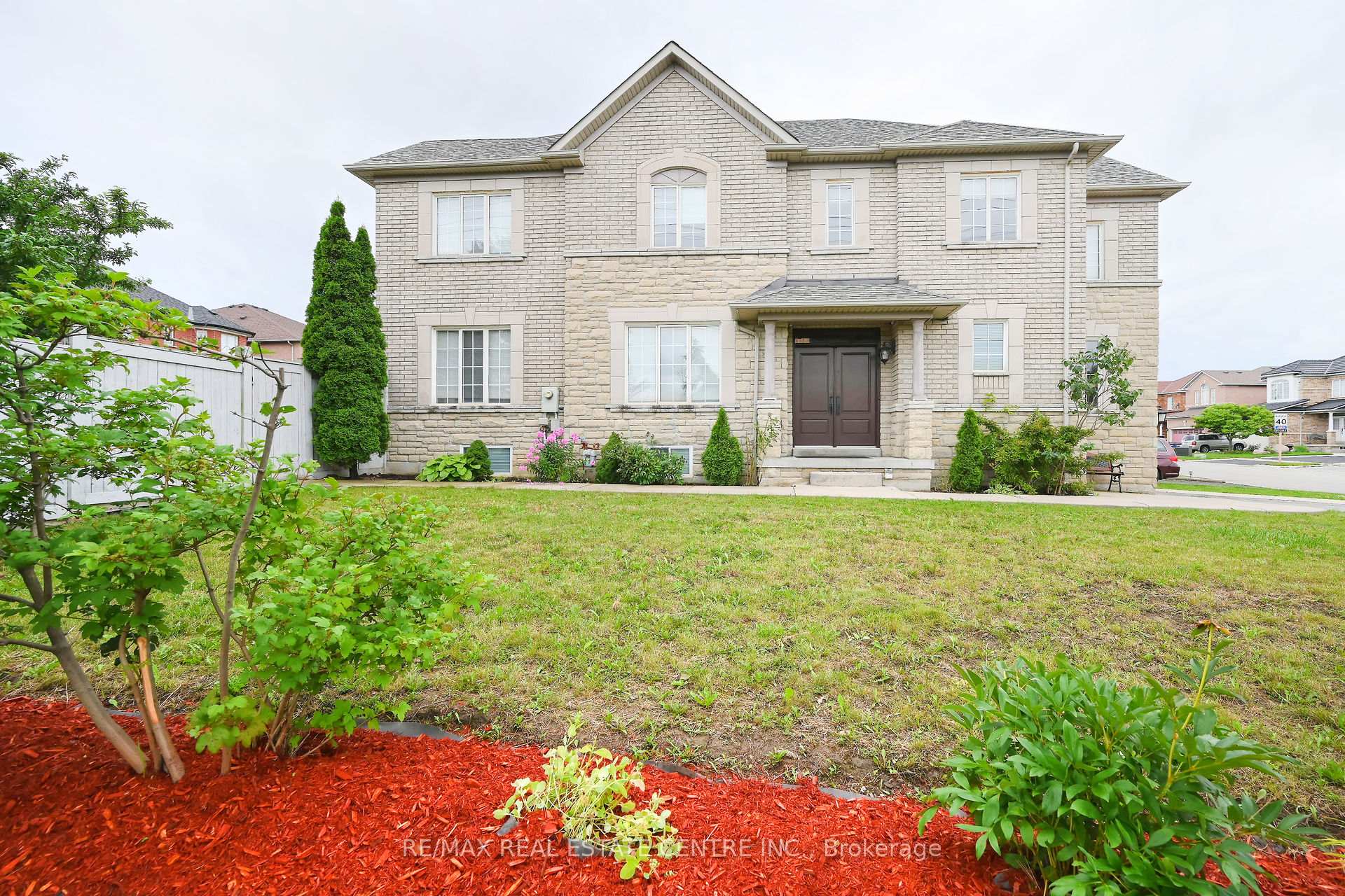 514 Navigator Drive, Mississauga, ON L5W 1P5