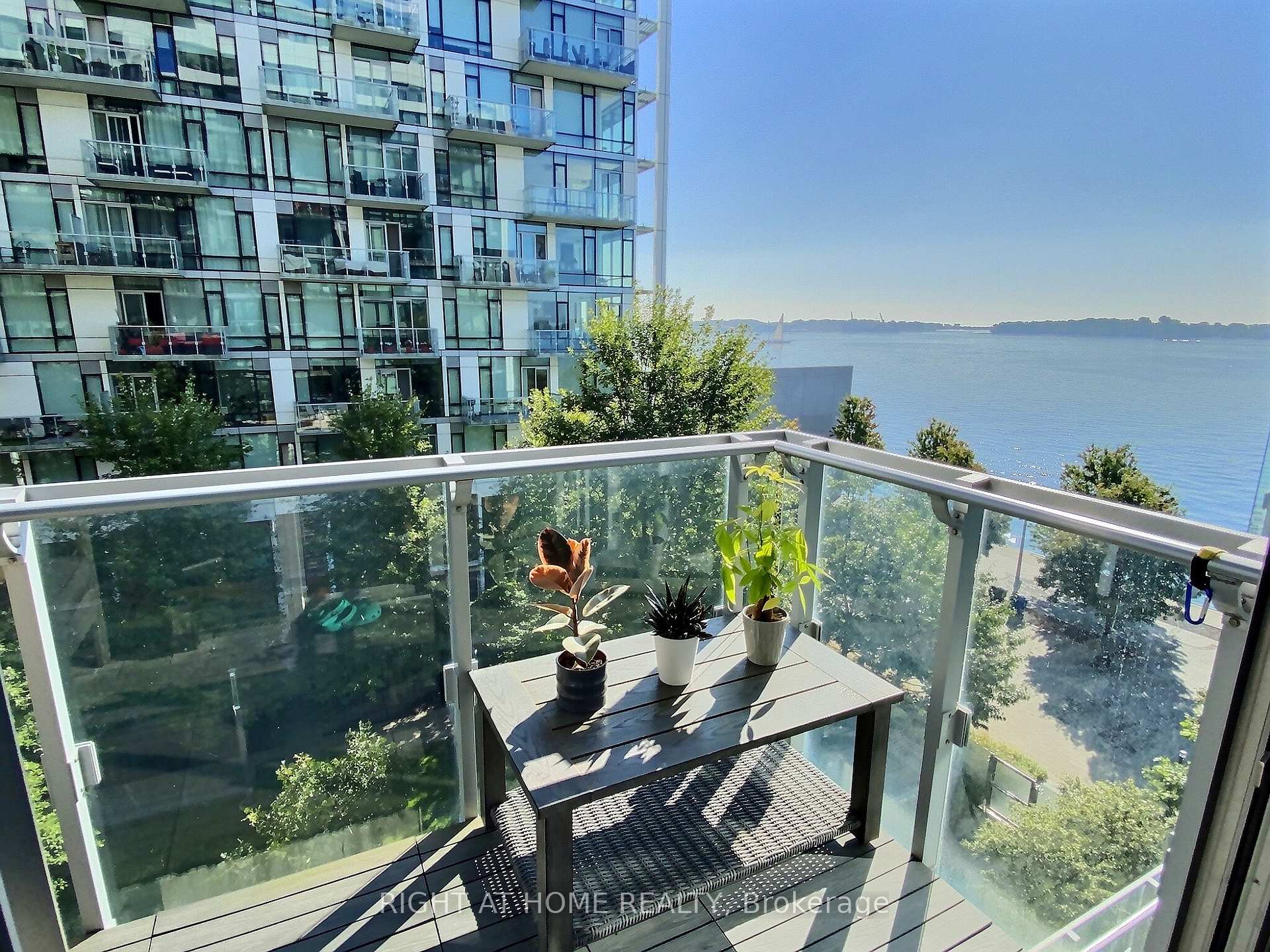 Toronto Real Estate MLS® Listings & Houses For Sale