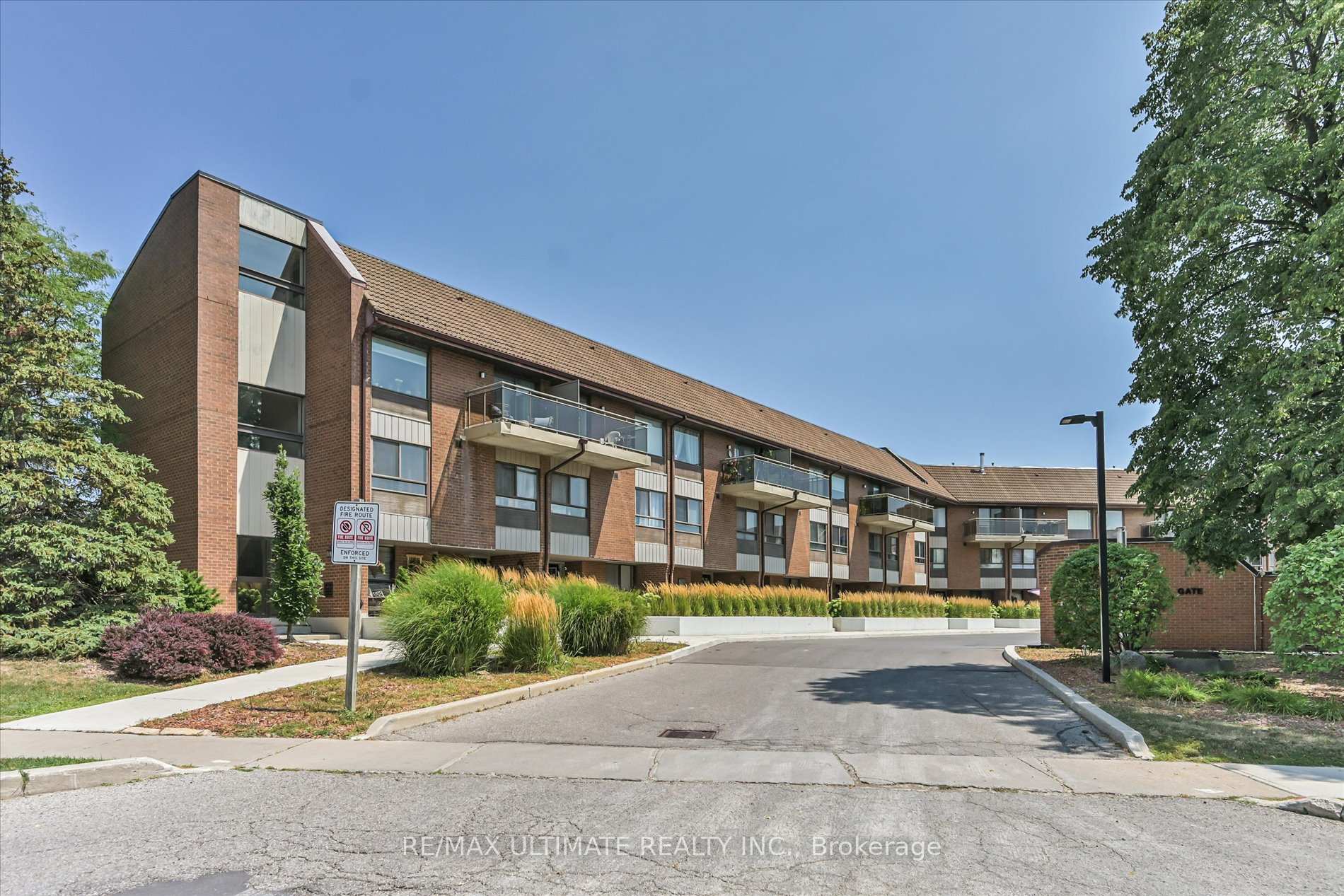 517 - 1000 cedarglen, Mississauga, ON L5C 3X4
