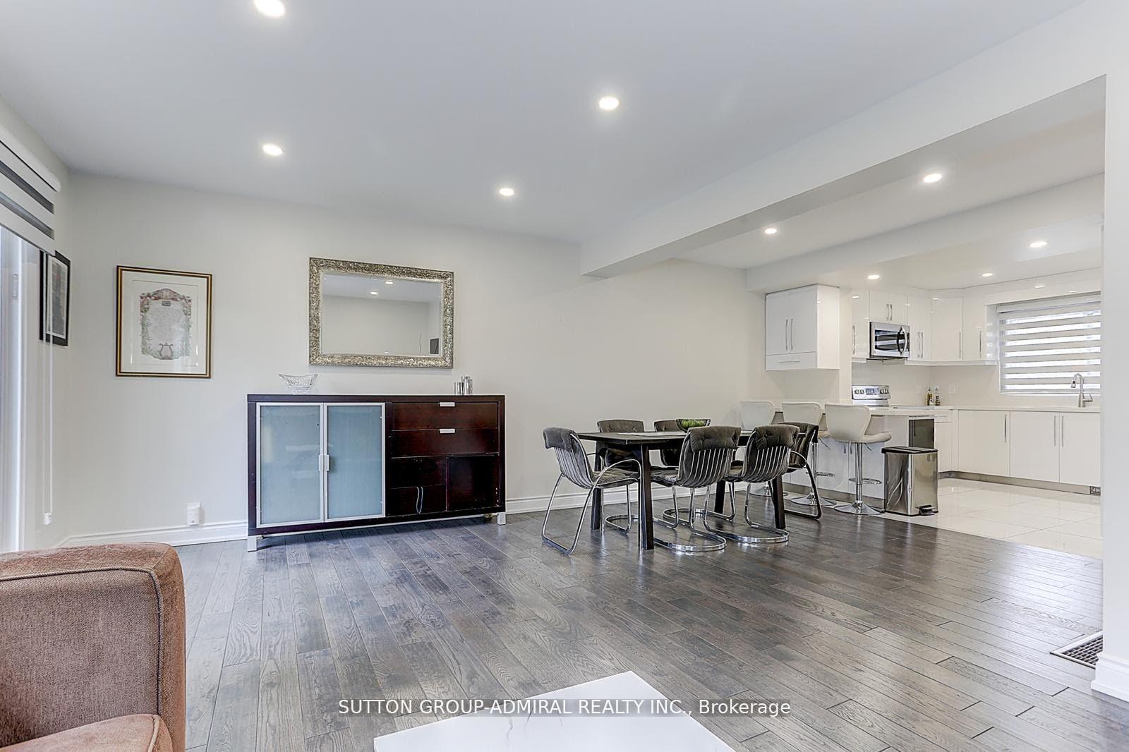 52 Chabad Gate, Vaughan, ON L4J 2R3