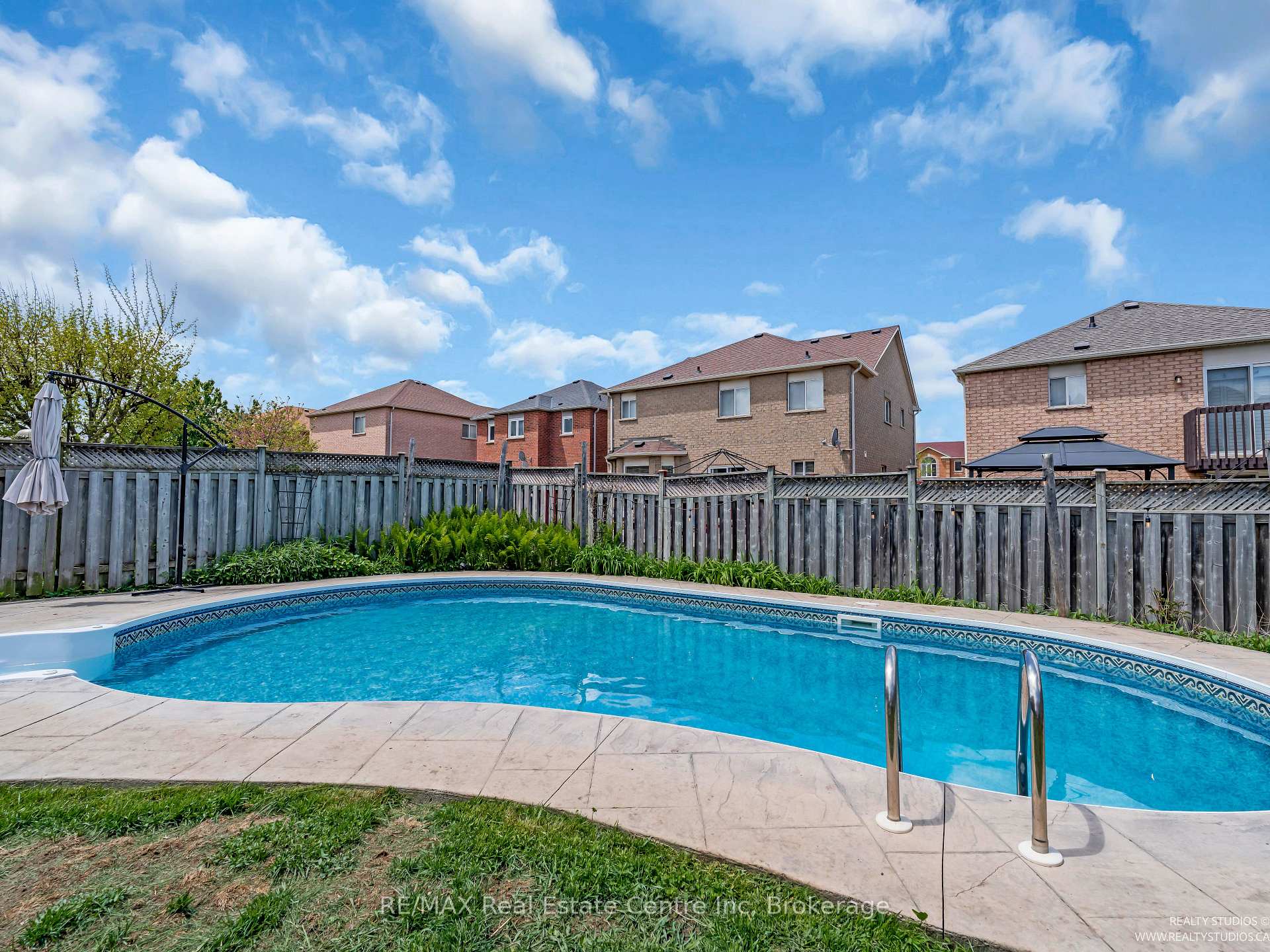 52 Melissa Court, Brampton, ON L6X 4X1