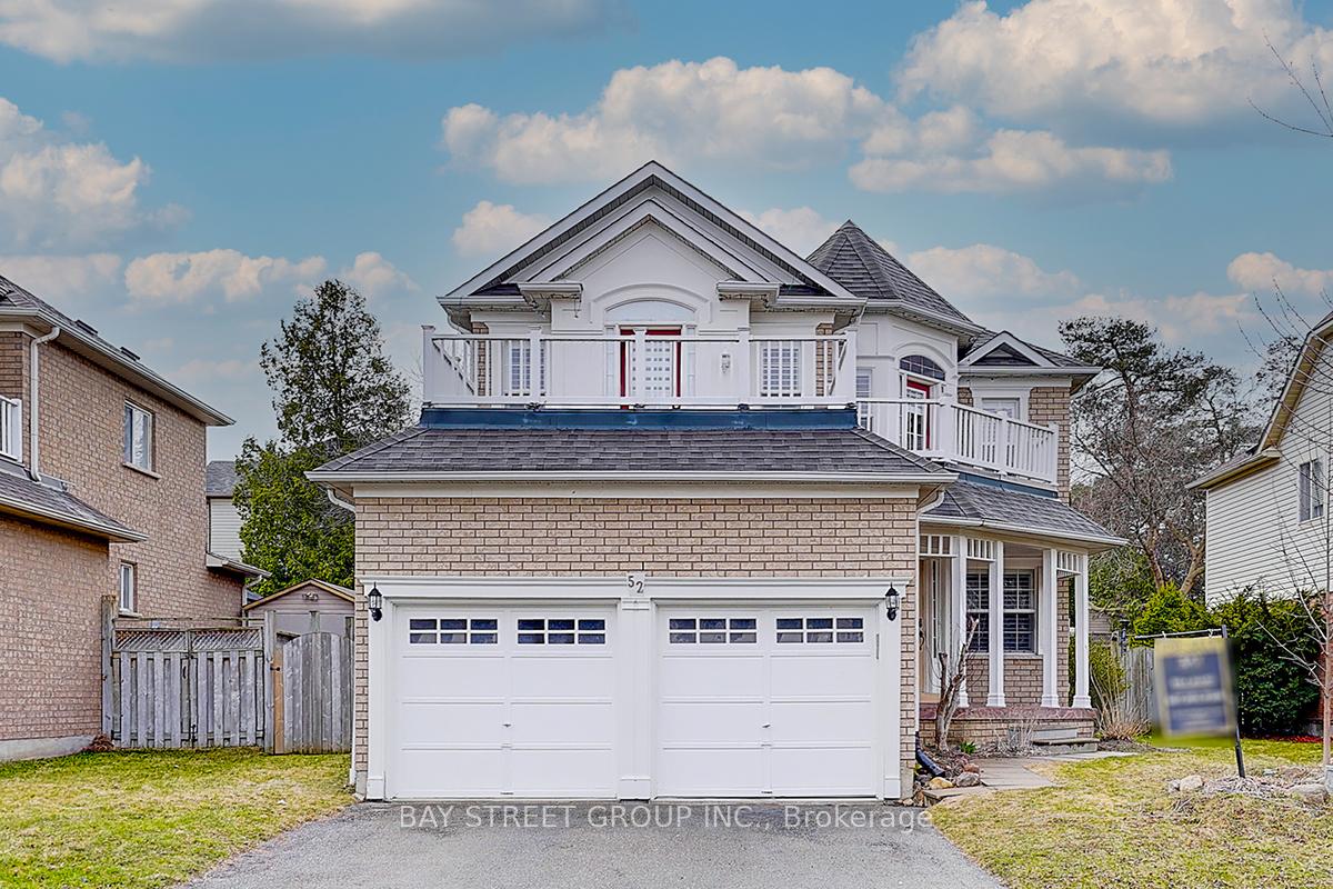 52 Whitewater Street, Whitby, ON L1R 2S8