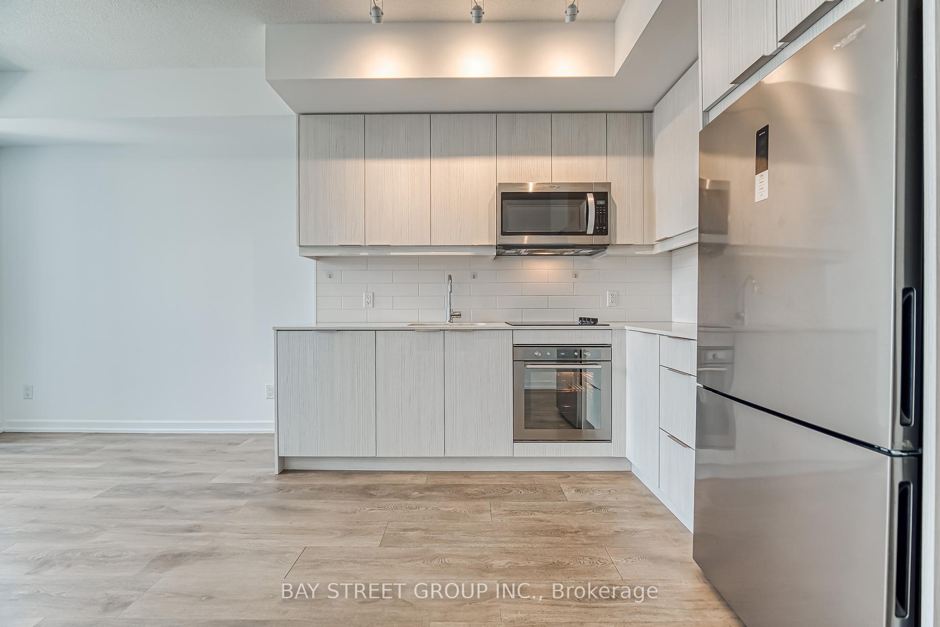 521 - 36 Forest Manor Road, Toronto, ON M2J 1M1