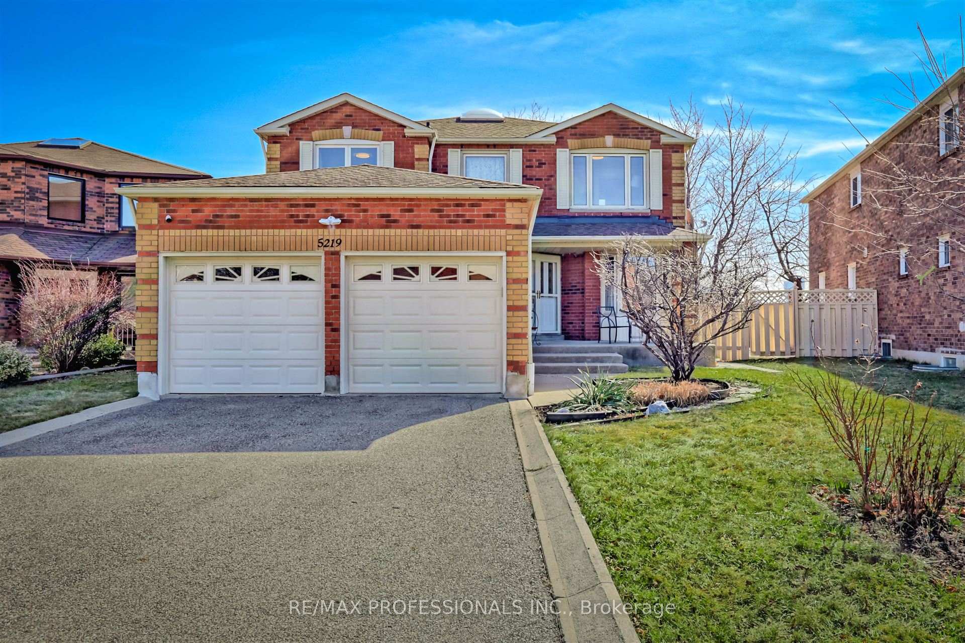 5219 Tagish Court, Mississauga, ON L5R 2N6