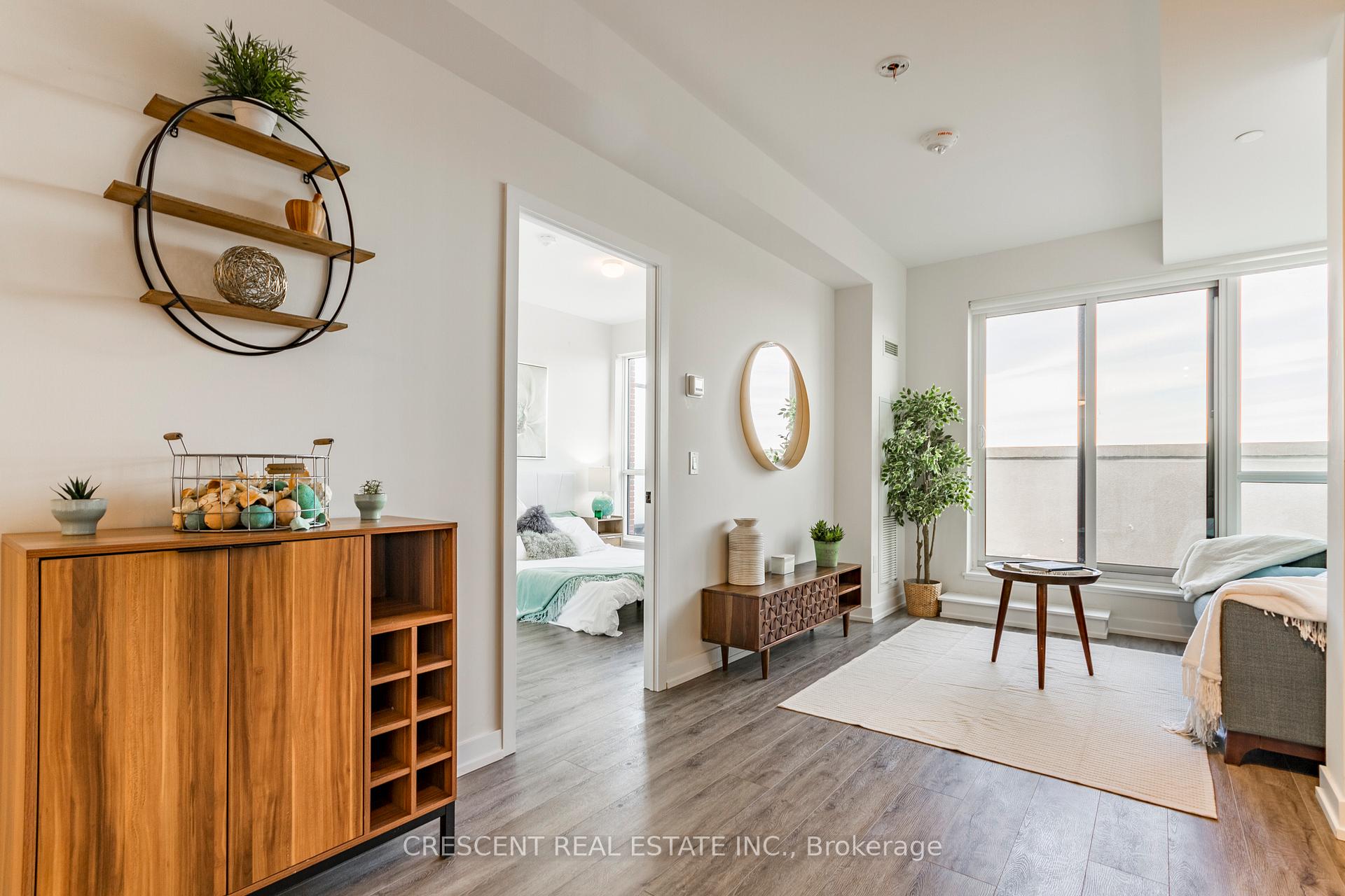 523 - 2300 St Clair Avenue W, Toronto, ON M6N 1K8