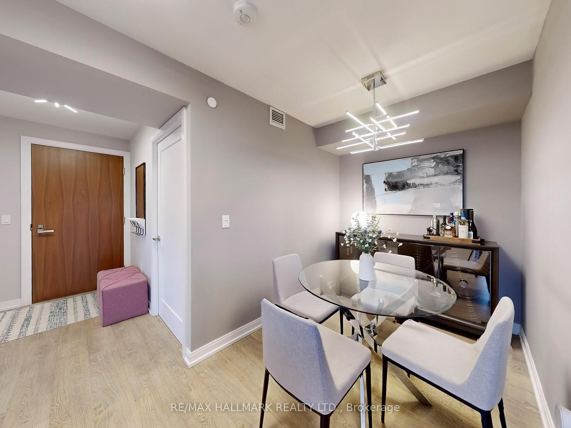 523 - 275 Village Green Square, Toronto, ON M1S 0L8