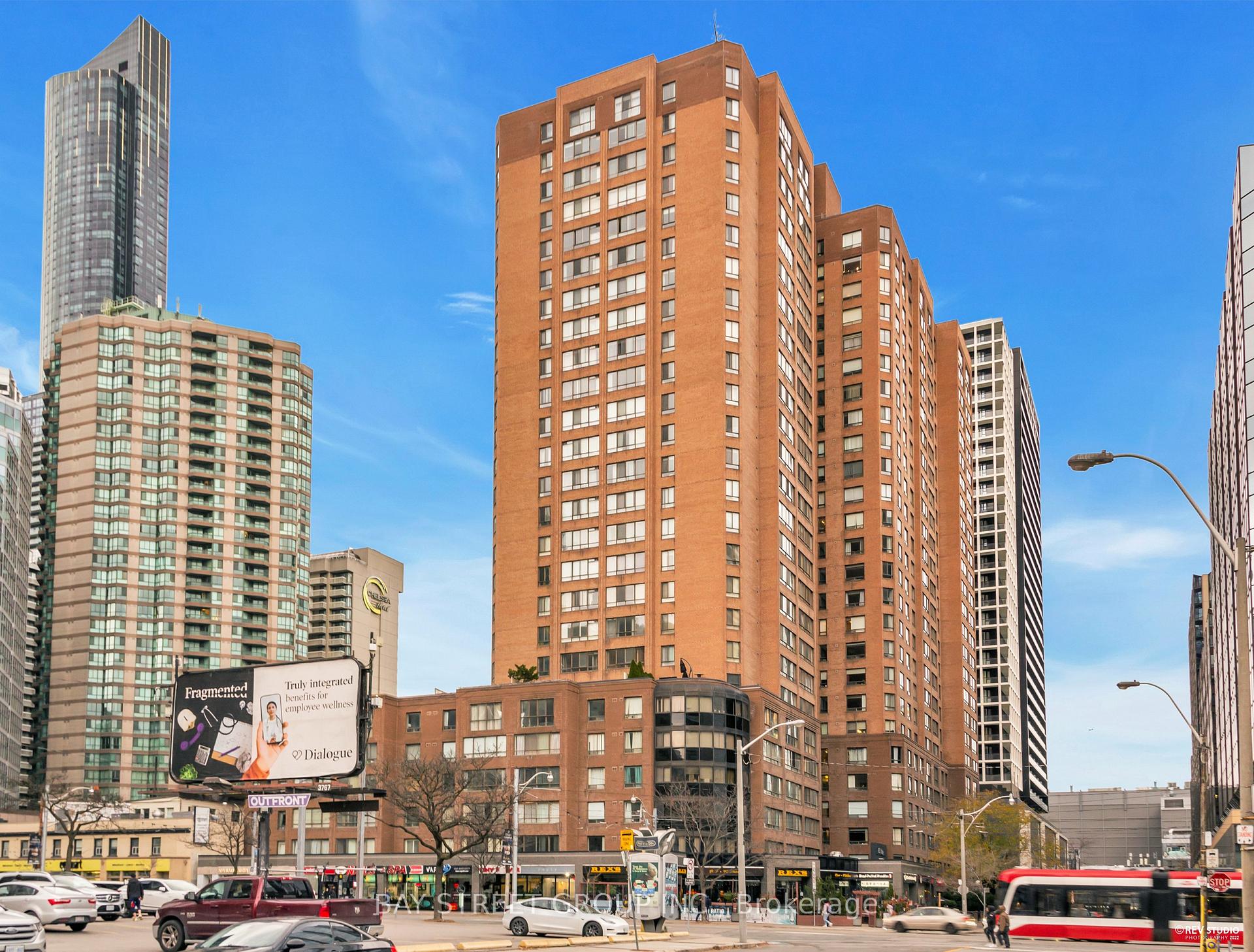 523 - 633 Bay Street, Toronto, ON M5G 2G4