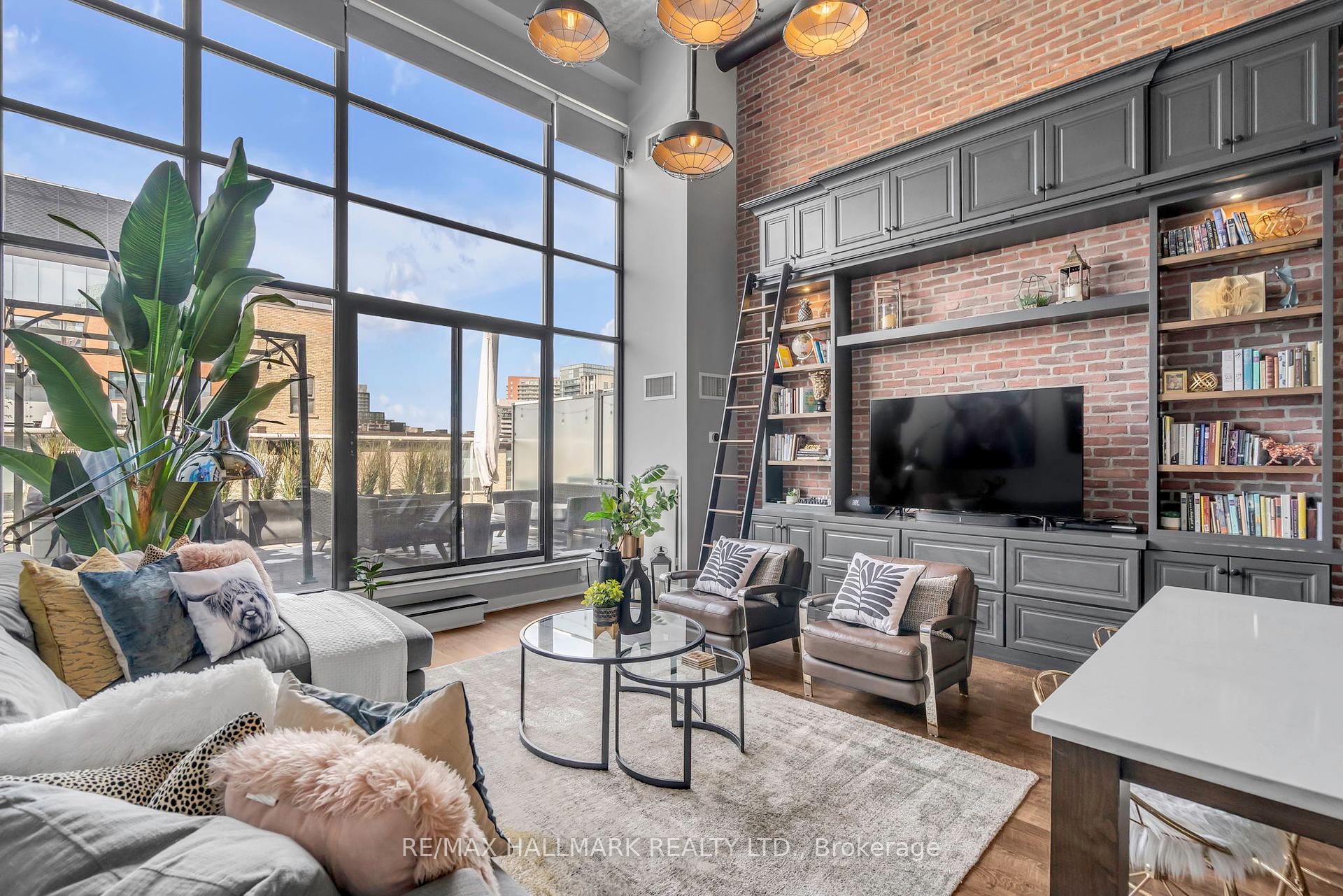 524 - 43 Hanna Avenue, Toronto, ON M6K 1X1