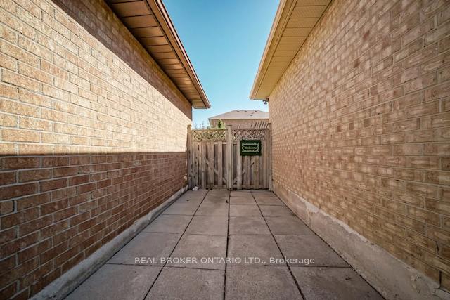 525 Ray Lawson Boulevard, Brampton, ON L6Y 3S2