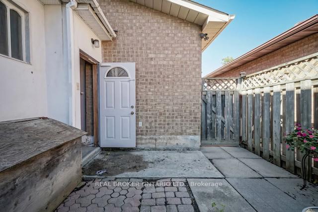 525 Ray Lawson Boulevard, Brampton, ON L6Y 3S2