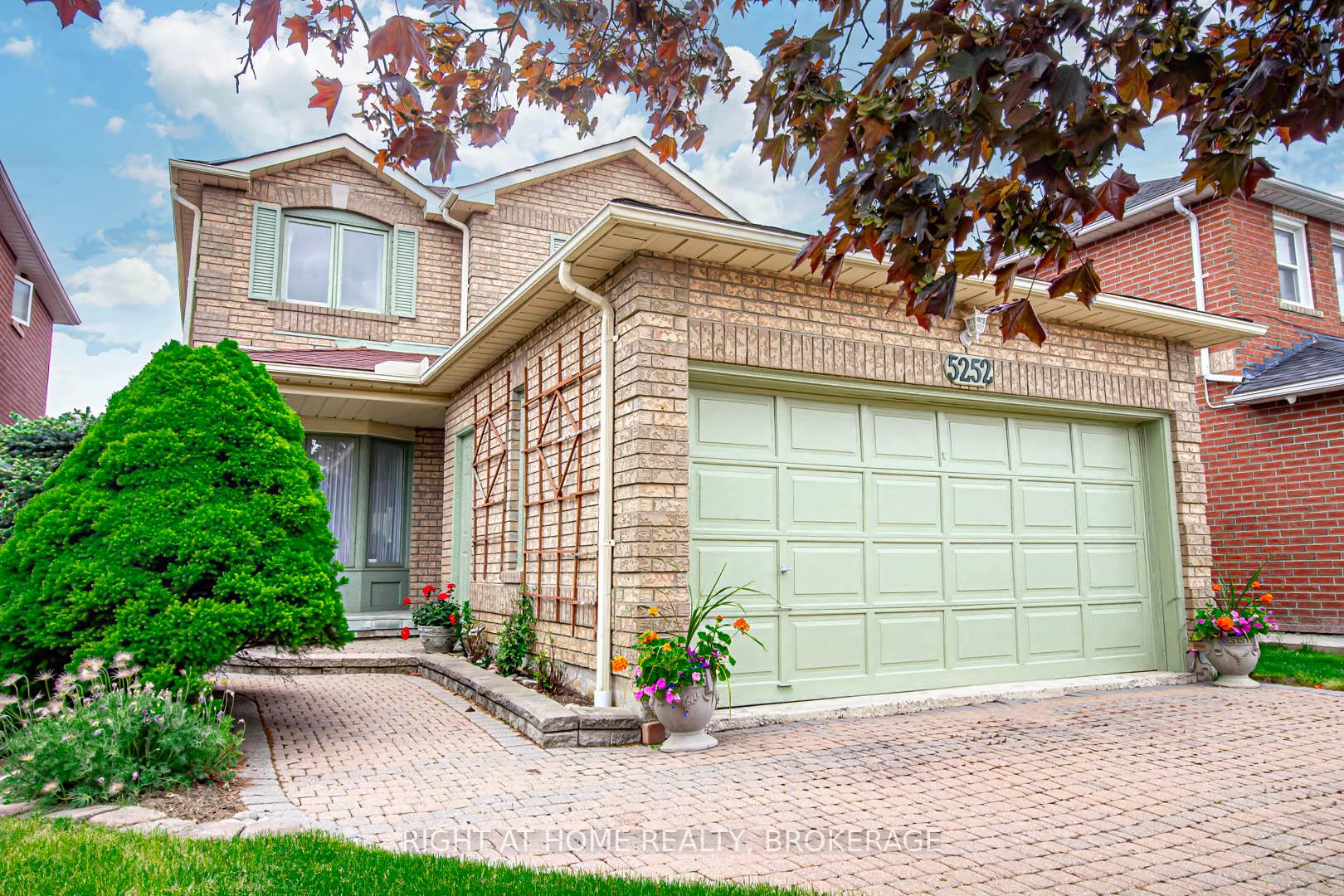 5252 Willowside Court, Mississauga, ON L5V 1V1