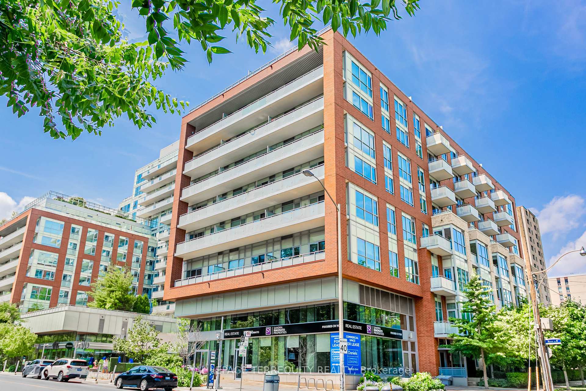 526 - 1830 Bloor Street W, Toronto, ON M6P 0A2