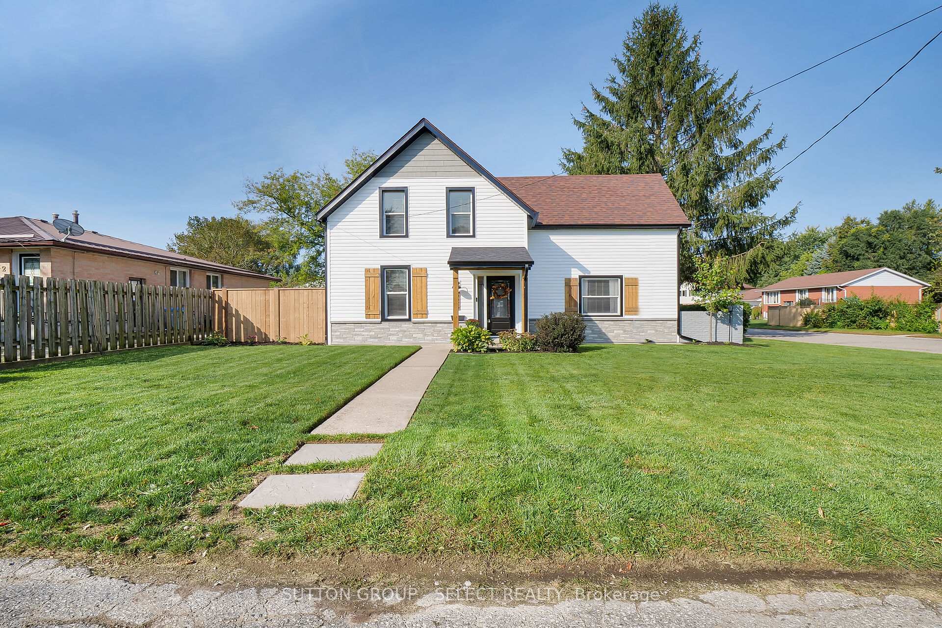 526 DEWAN Street, Strathroy-Caradoc, ON N7G 3C7