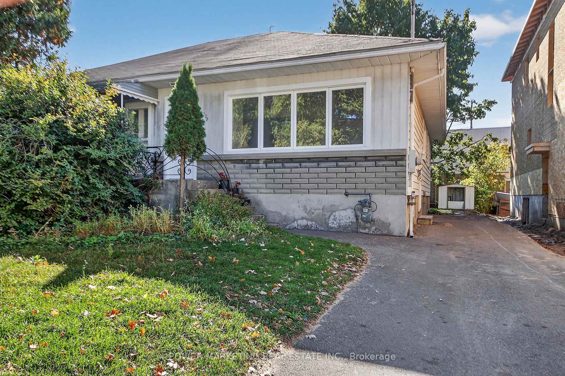 528 MUTUAL Street, Overbrook - Castleheights and Area, ON K1K 1C6