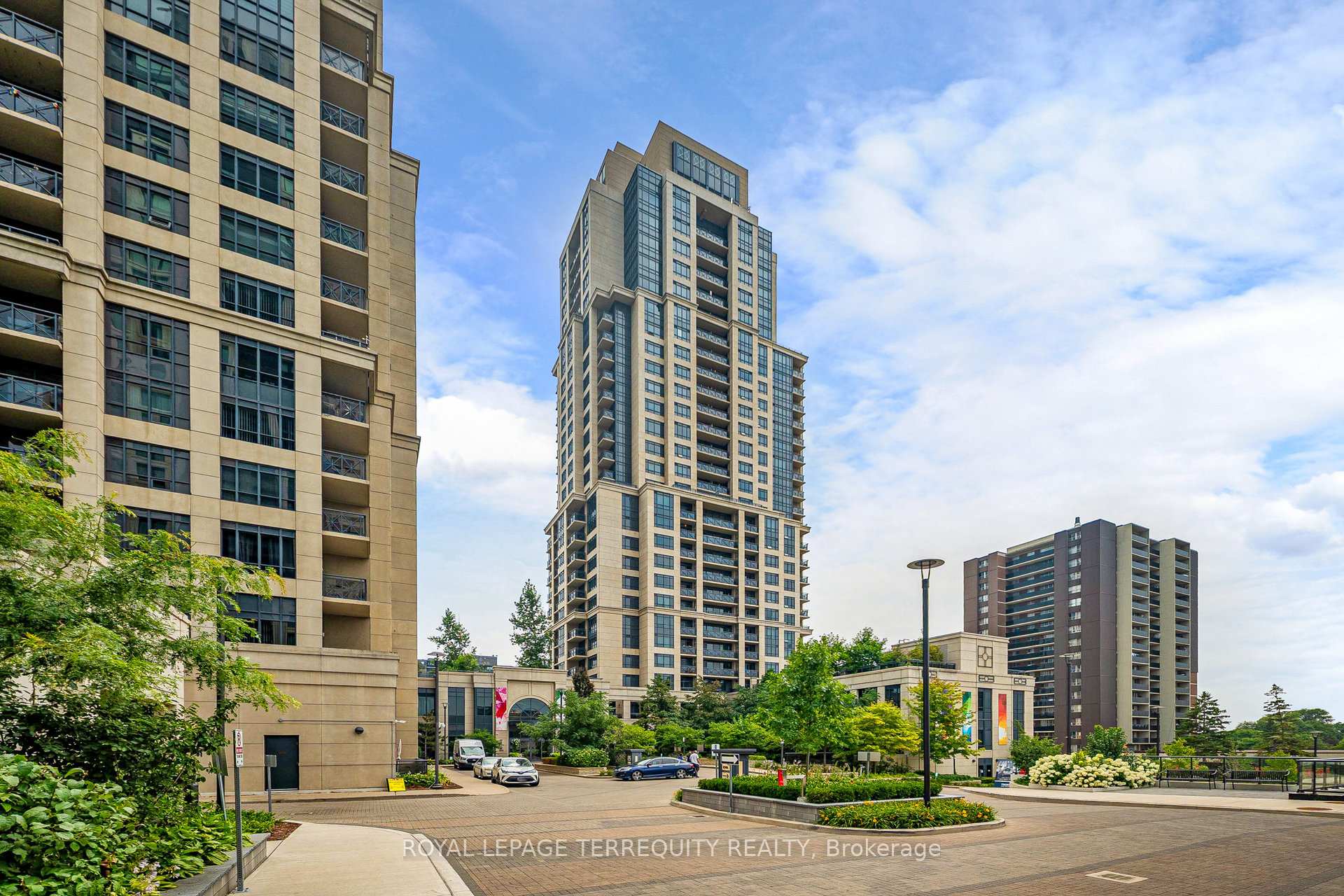 529 - 2 Eva Road, Toronto, ON M9C 0A9