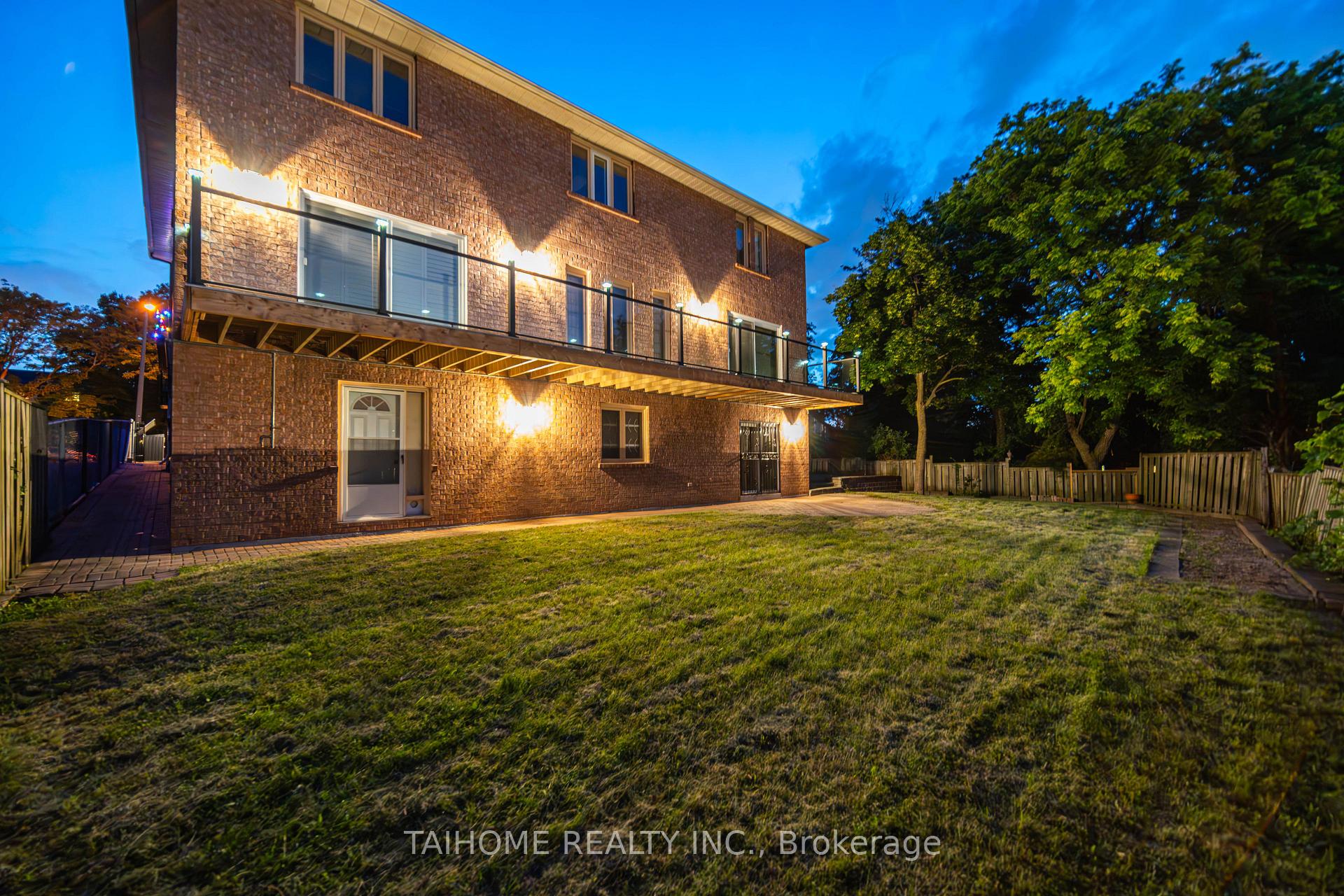 53 Ambrose Road, Toronto, ON M2K 1S2