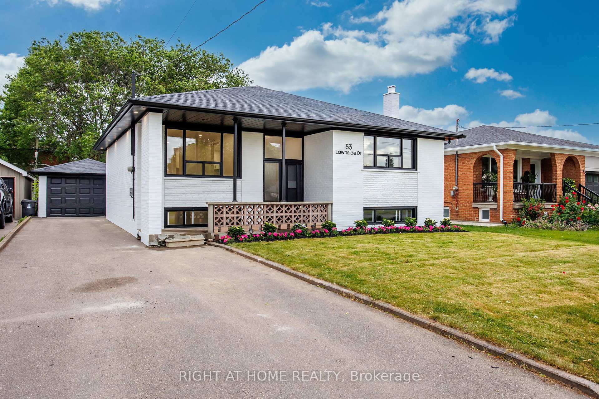 53 Lawnside Drive, Toronto, ON M6L 1Z4