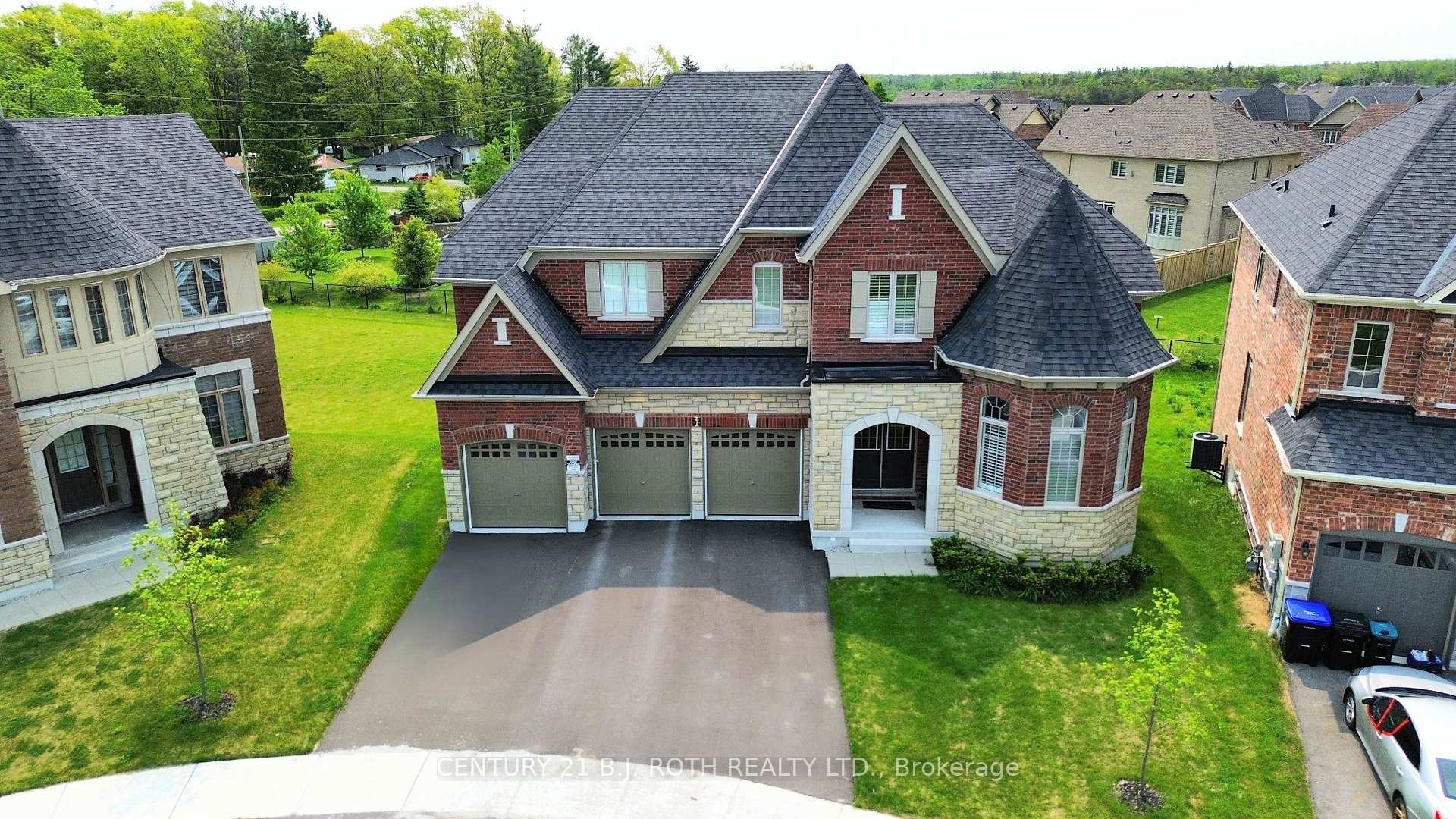 53 SANFORD Circle, Springwater, ON L9X 2A9