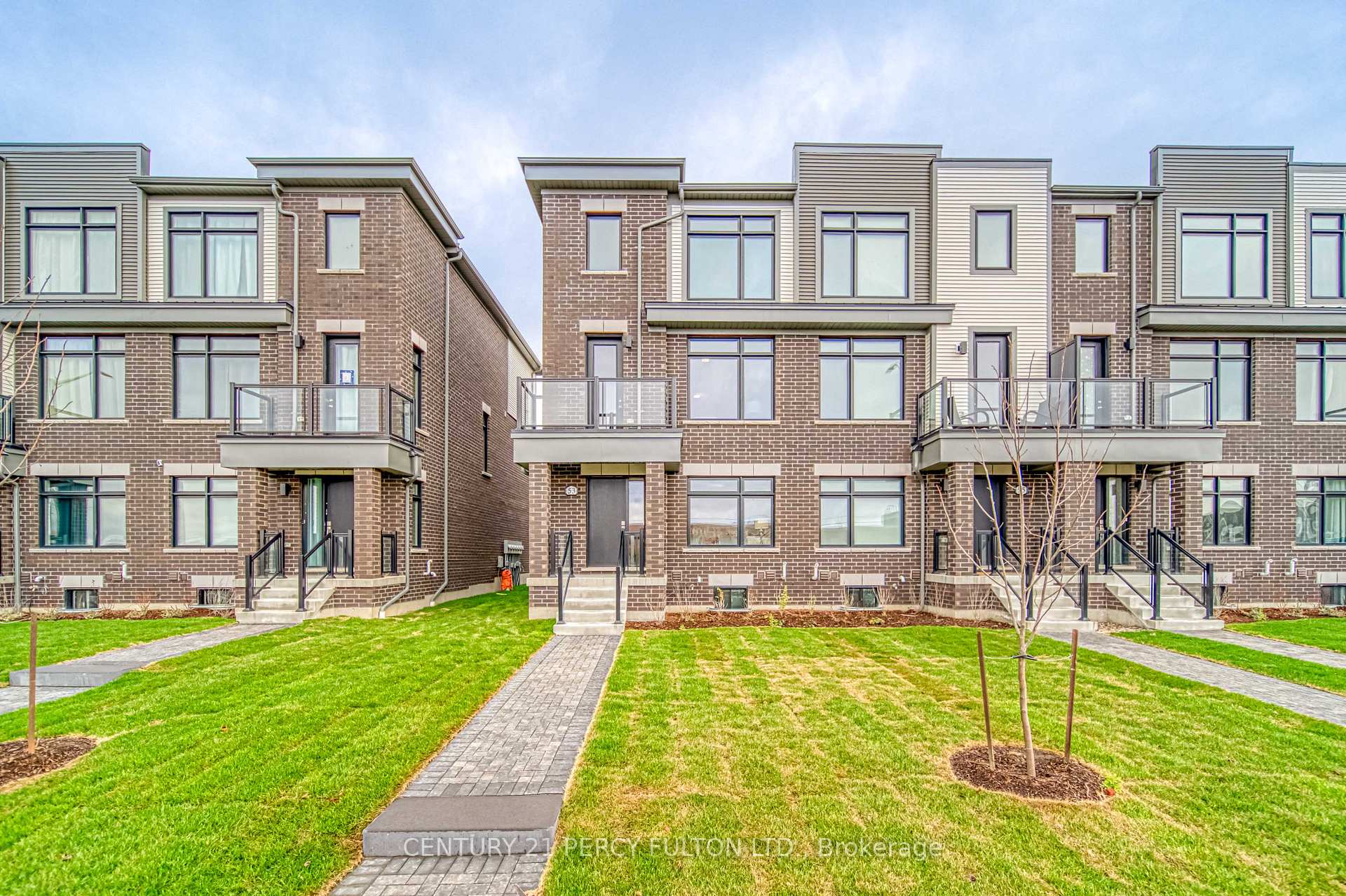53 Sorbara Way, Whitby, ON L1M 0M4