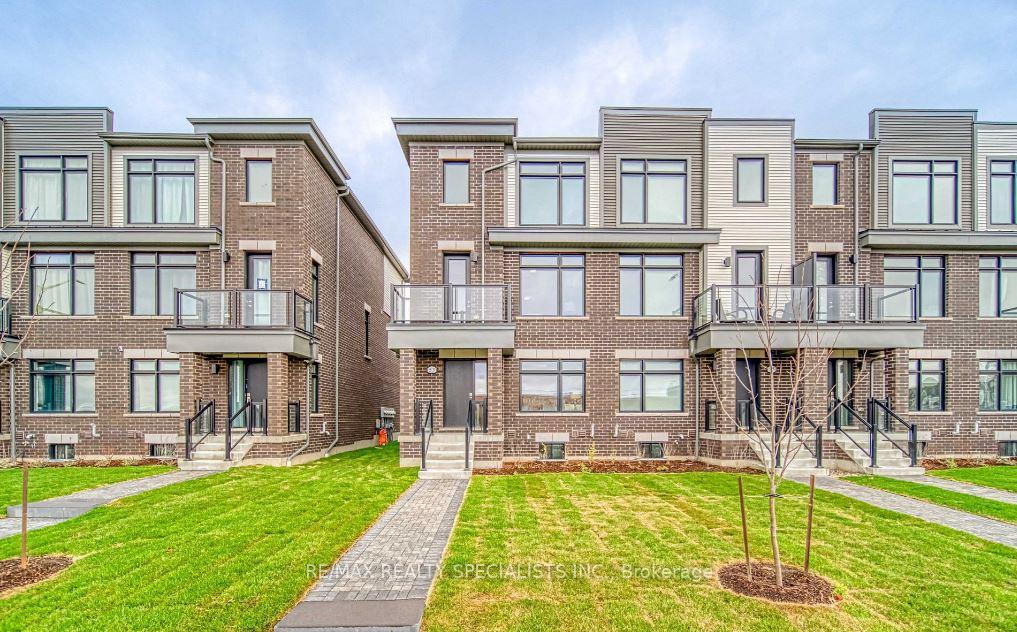53 Sorbara Way, Whitby, ON L1M 0M4
