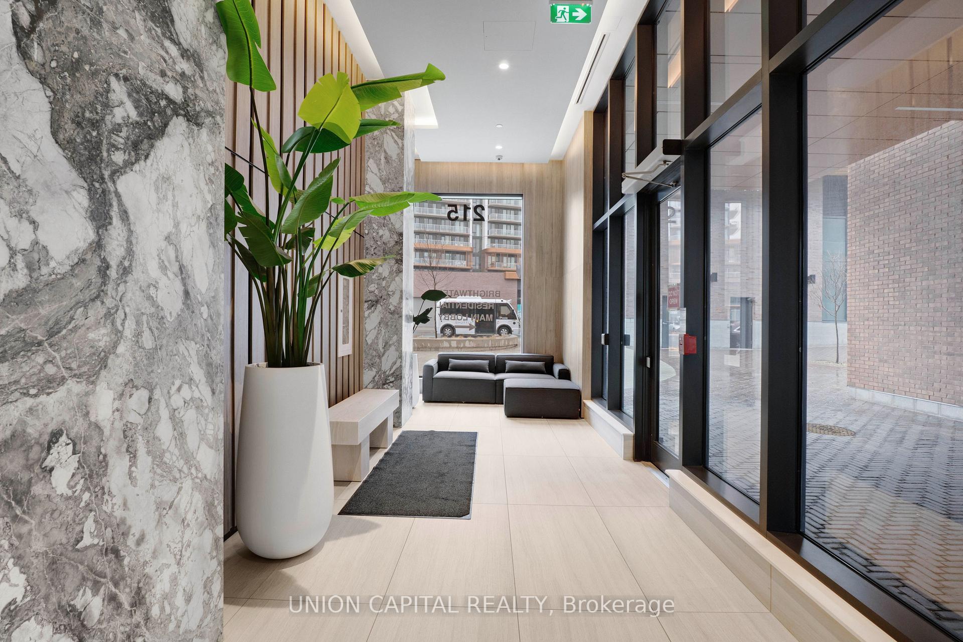 530 - 215 Lakeshore Road W, Mississauga, ON L5H 0A9