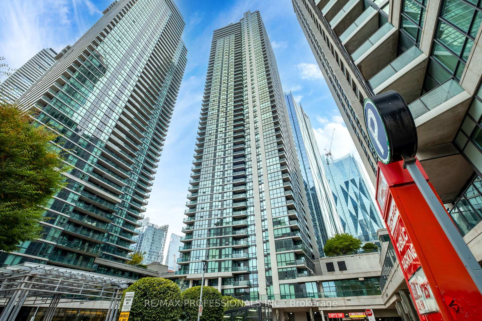 5304 - 16 Harbour Street, Toronto, ON M5J 2Z7