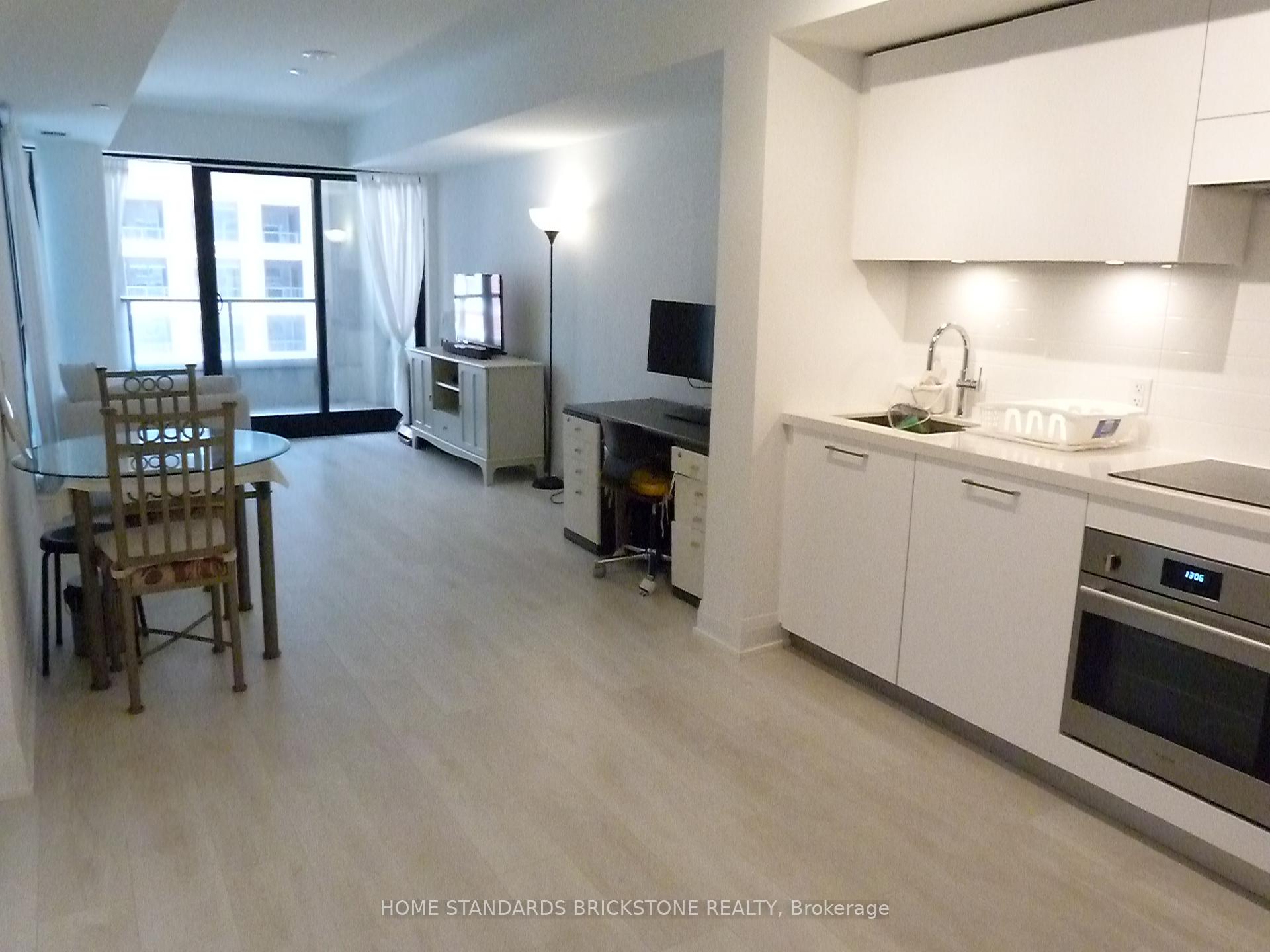 531 - 33 Frederick Todd Way, Toronto, ON M4G 0C9
