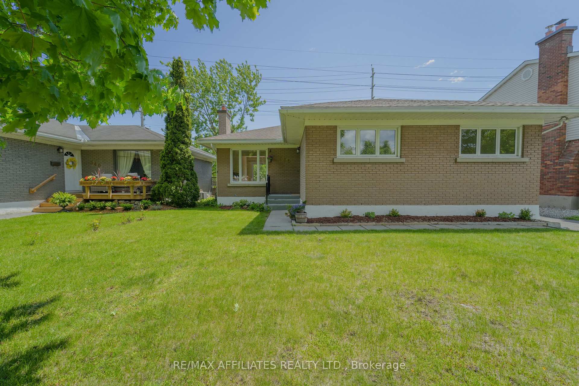 536 Browning Avenue, Alta Vista and Area, ON K1G 0T4