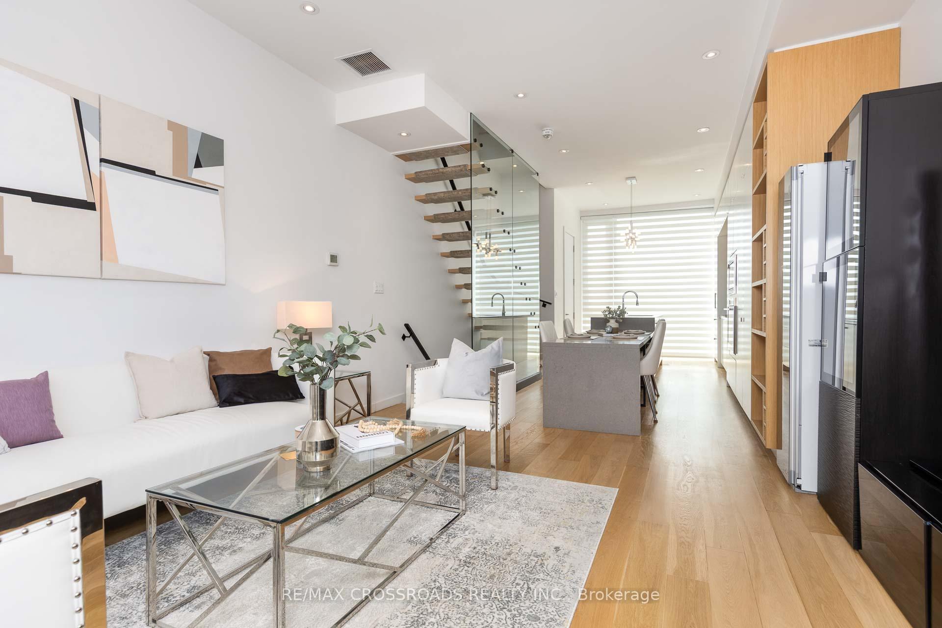 536A Eglinton Avenue E, Toronto, ON M4P 1N9