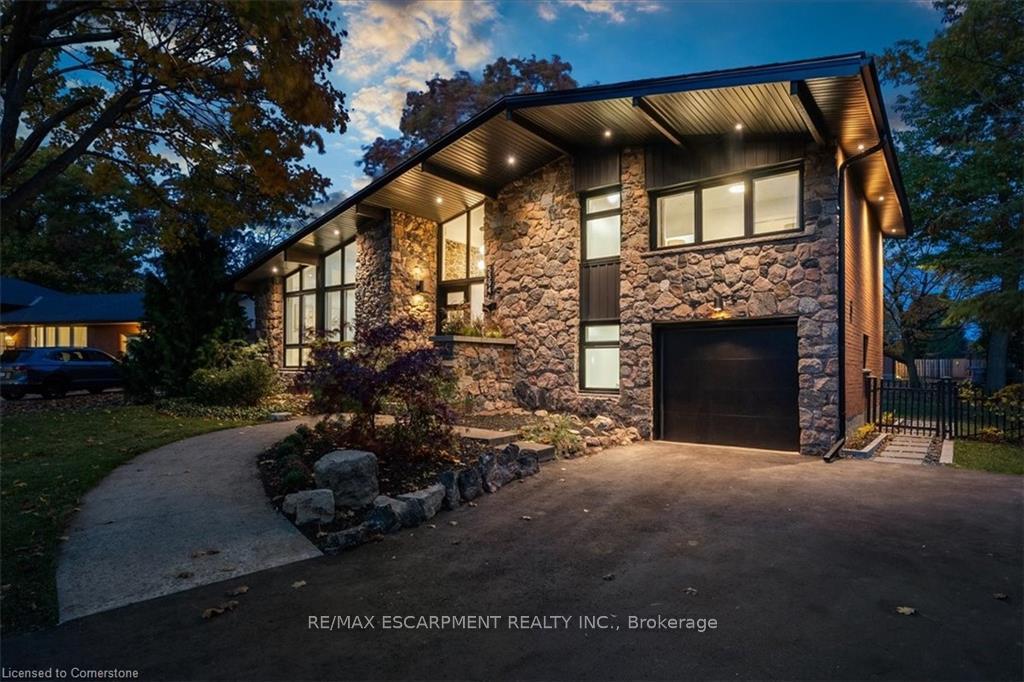 5394 Bird Cage Walk, Burlington, ON L7L 3K6