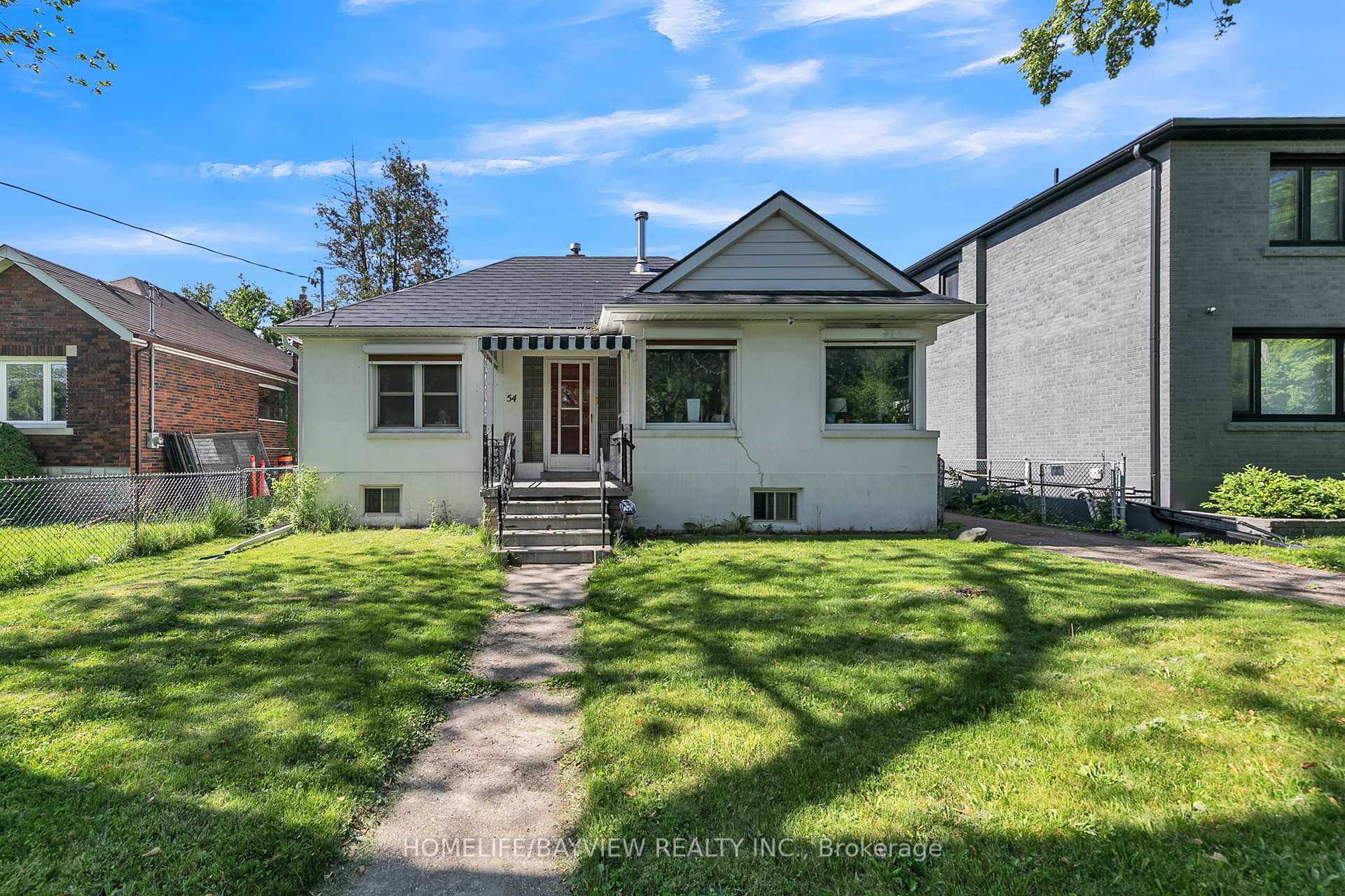 54 Ash Crescent, Toronto, ON M8W 1E6