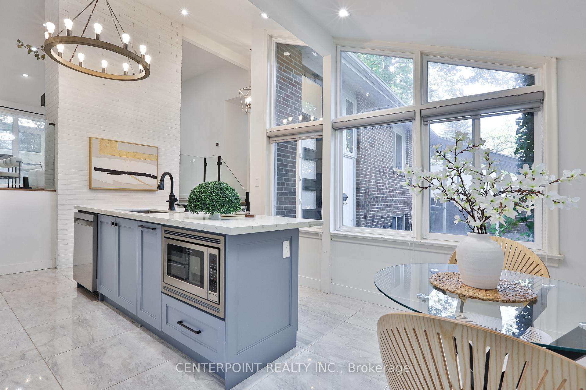 54 Deepwood Crescent, Toronto, ON M3C 1N8