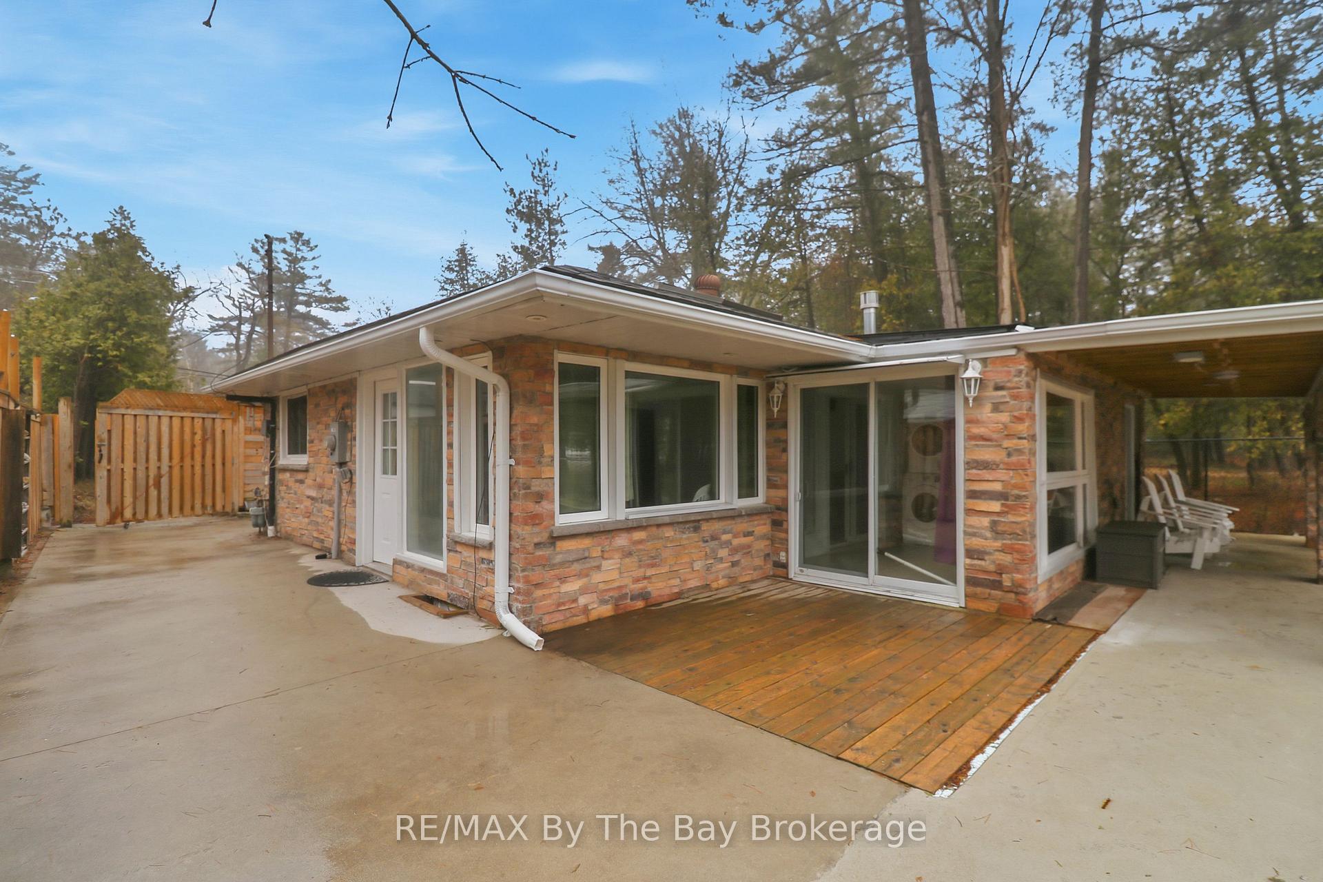 54 Homewood Avenue, Wasaga Beach, ON L9Z 2M2