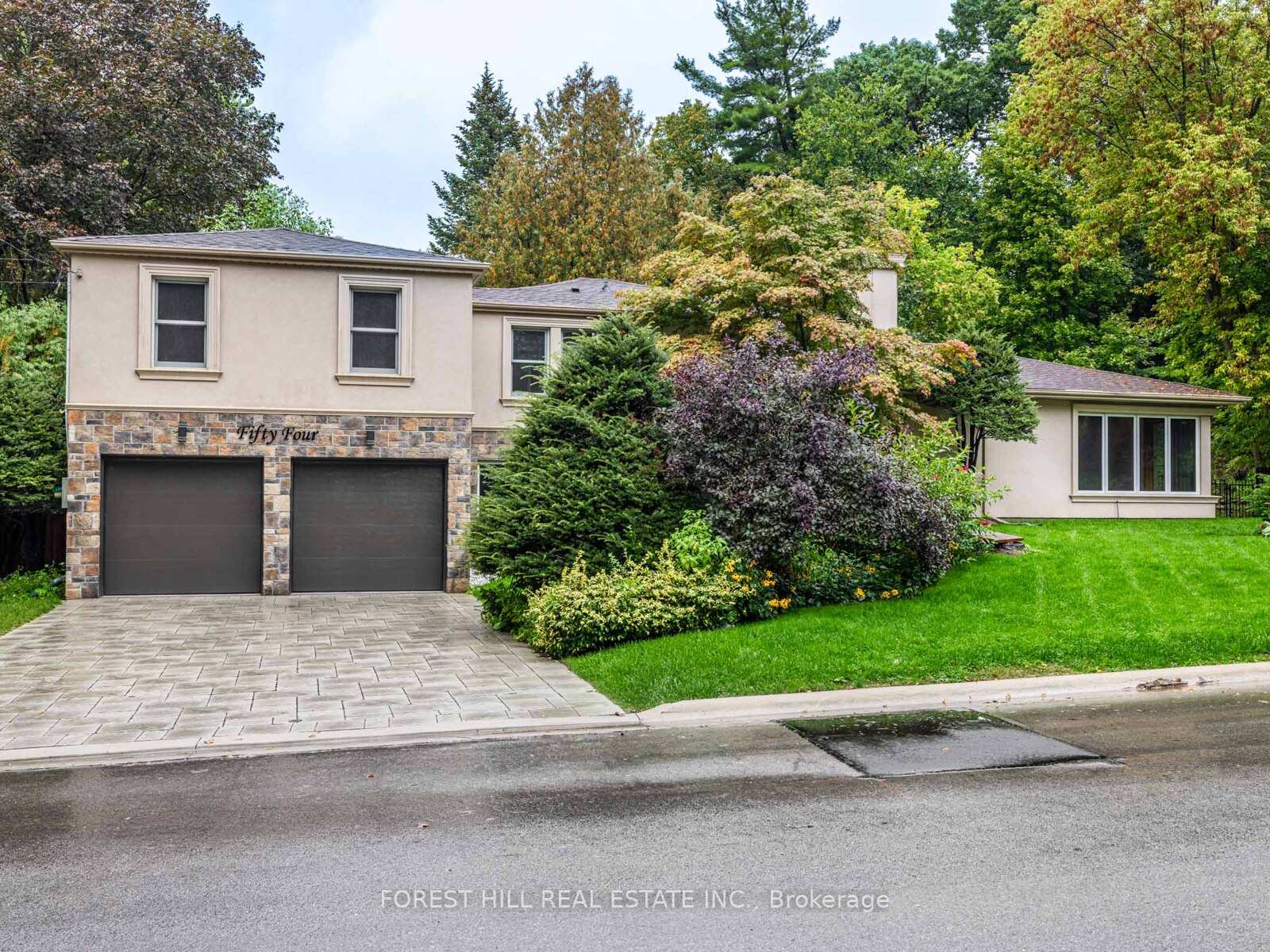 54 Plymbridge Road, Toronto, ON M2P 1A3