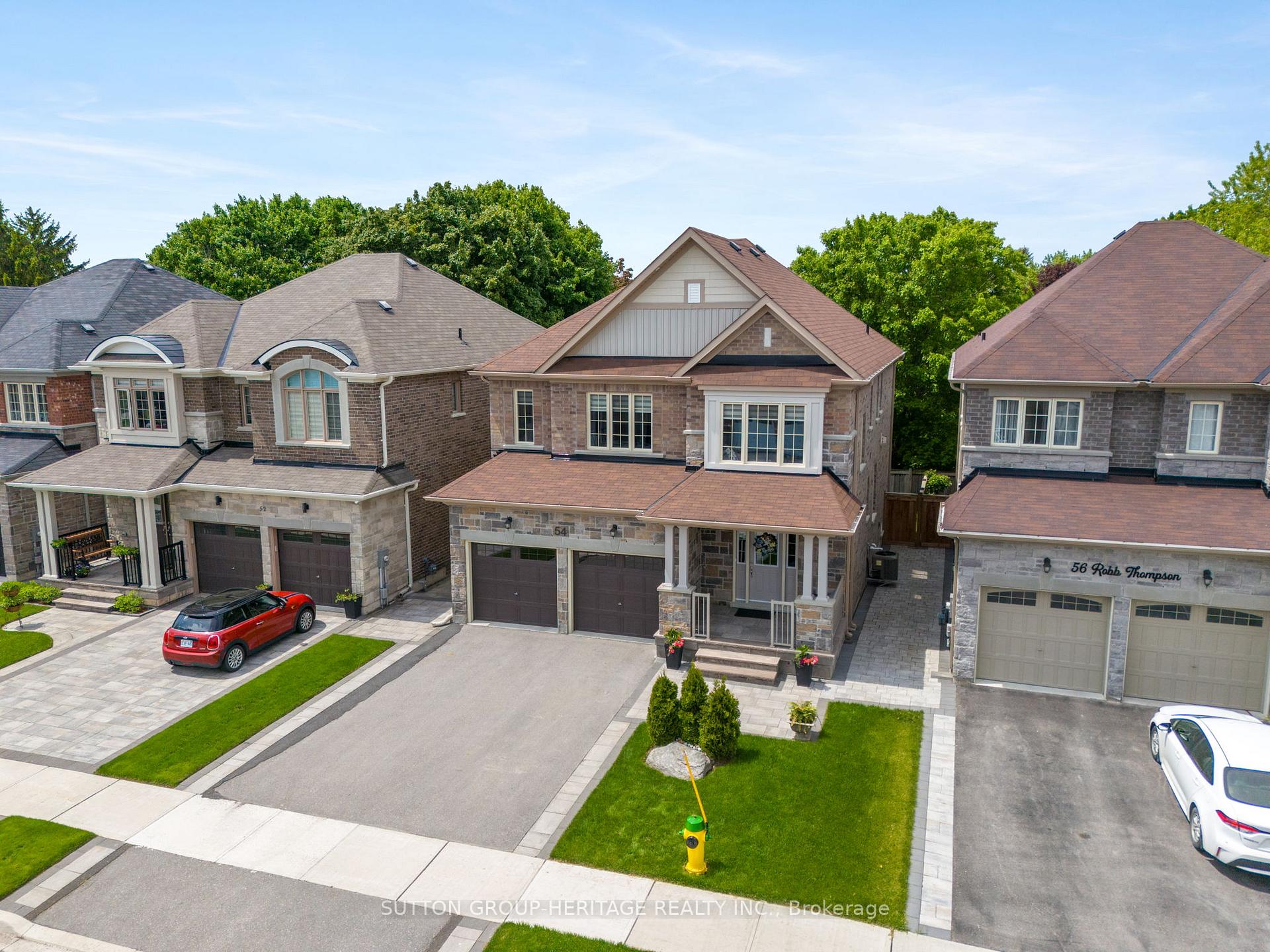 54 Robb Thompson Road, East Gwillimbury, ON L0G 1M0