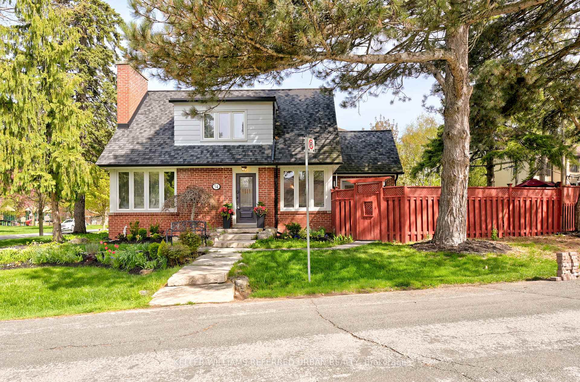 54 Robin Hood Road, Toronto, ON M9A 2W8