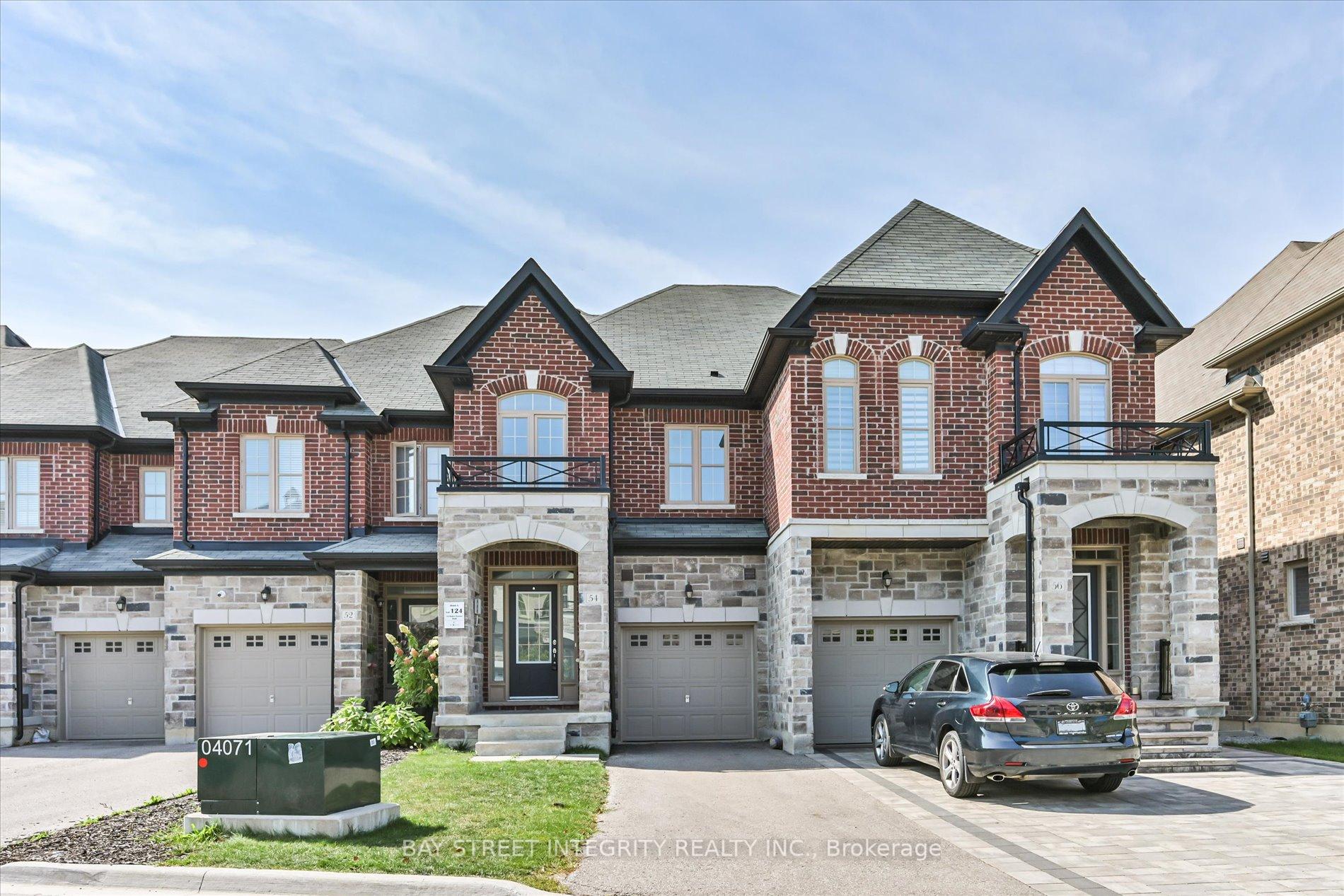 54 Walter Proctor Road, East Gwillimbury, ON L9N 0L6