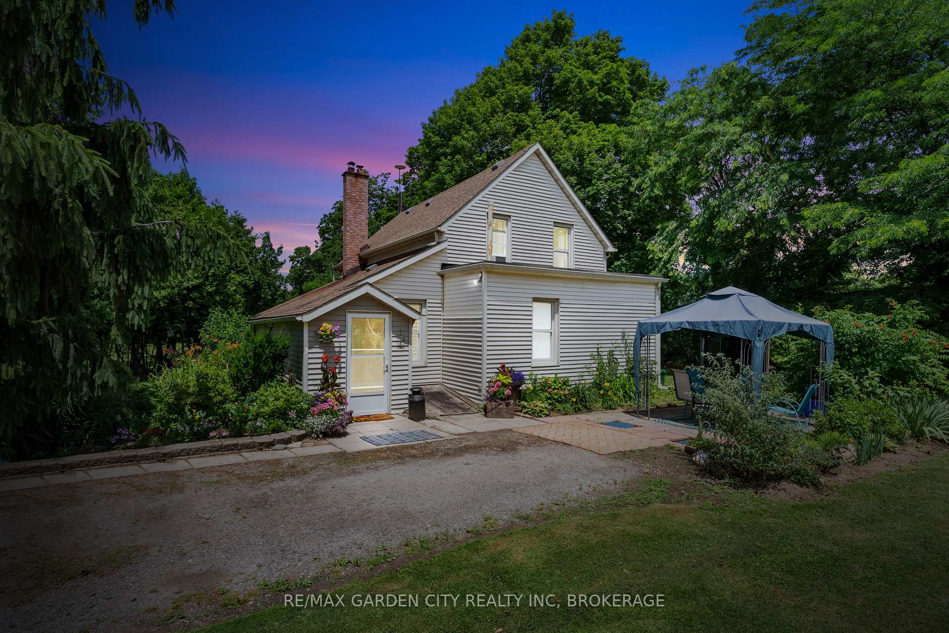 5400 North Service Road, Lincoln, ON L0R 1B3