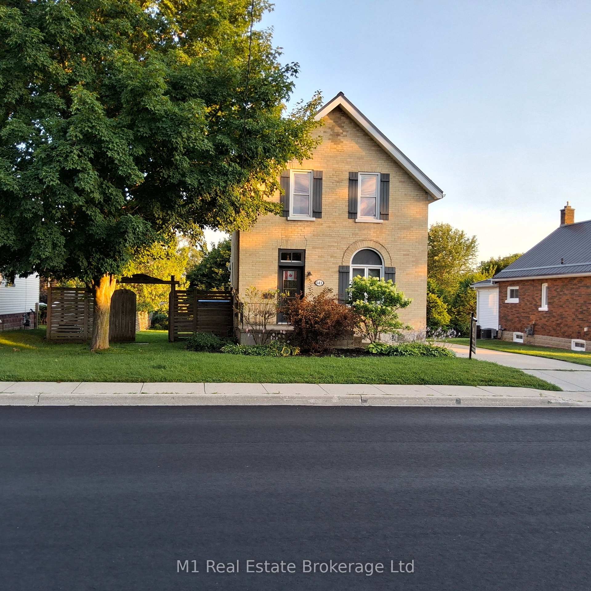 541 9th Street, Hanover, ON N4N 1M3