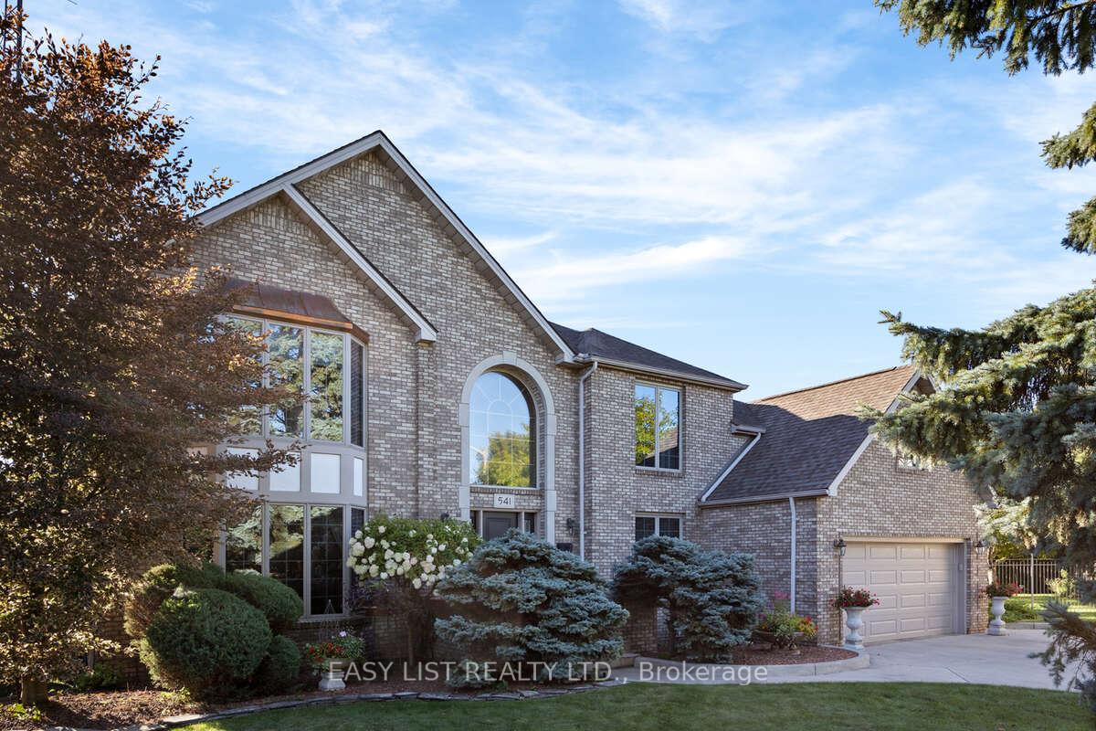 541 Kerr Crescent, Lakeshore, ON N0R 1A0